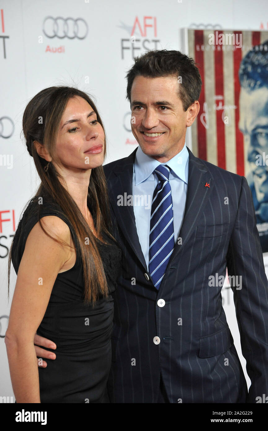 LOS ANGELES, CA. November 03, 2011: Dermott Mulroney & wife Tharita ...