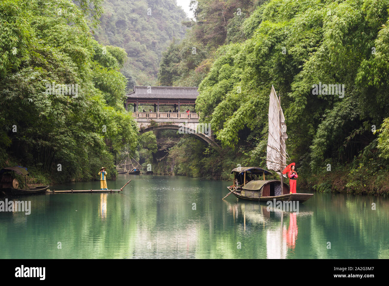 Chongqing, China, 18 Nov 2012: Chinese lady and musician along scenic ...