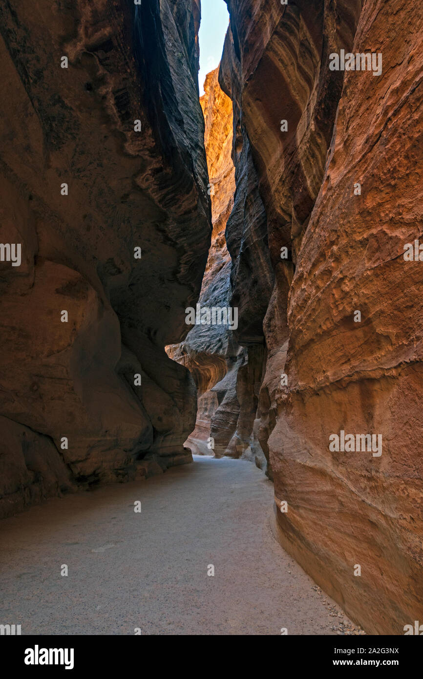 Petra walkway hi-res stock photography and images - Alamy