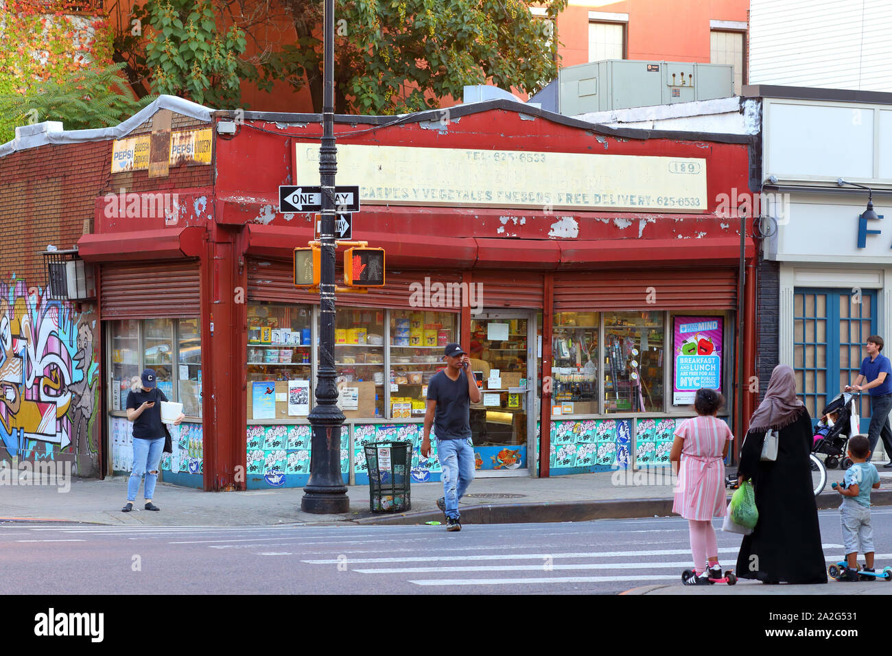 Brooklyn new york bodega hi-res stock photography and images - Alamy