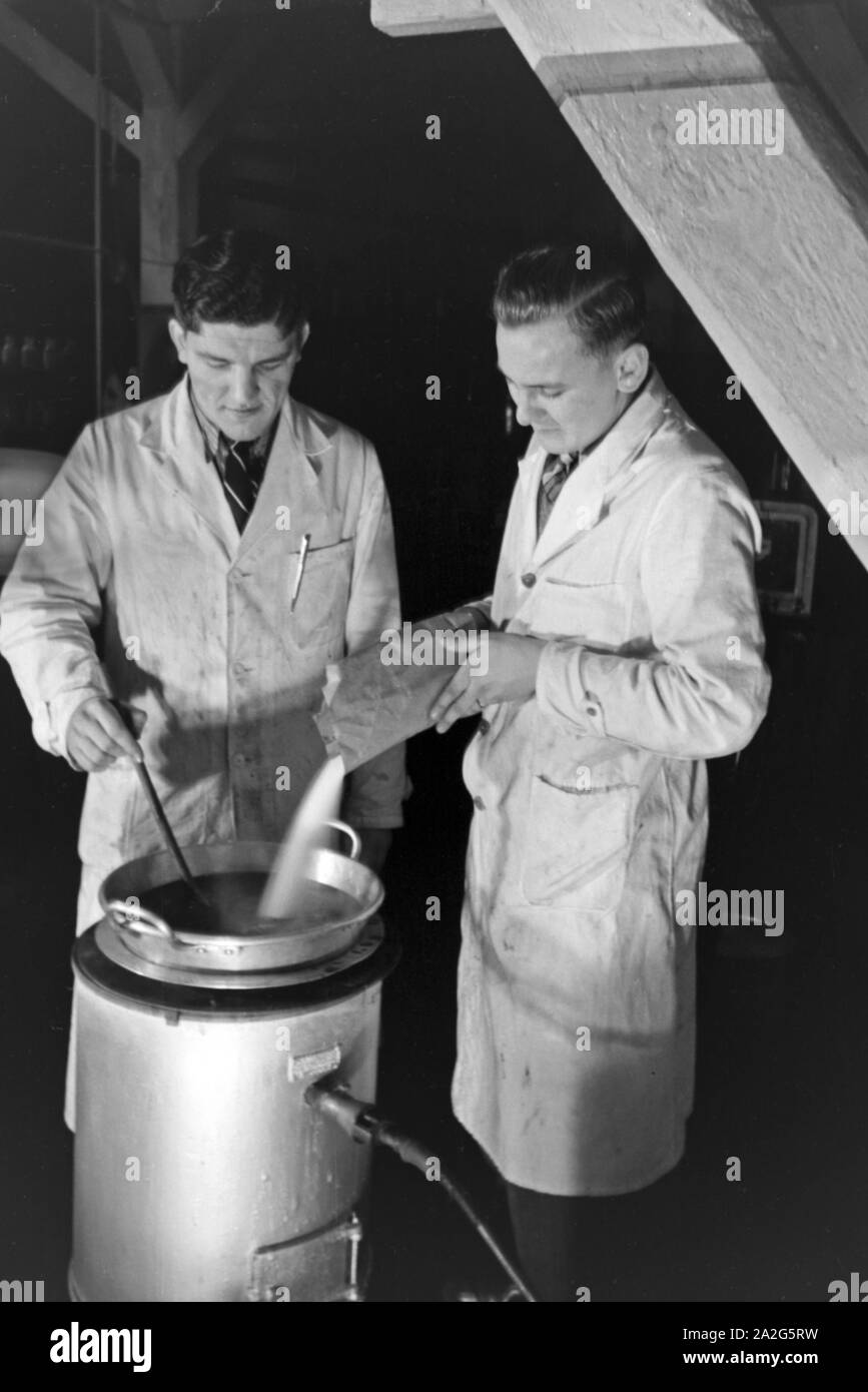 Chemists chemists Black and White Stock Photos & Images - Alamy