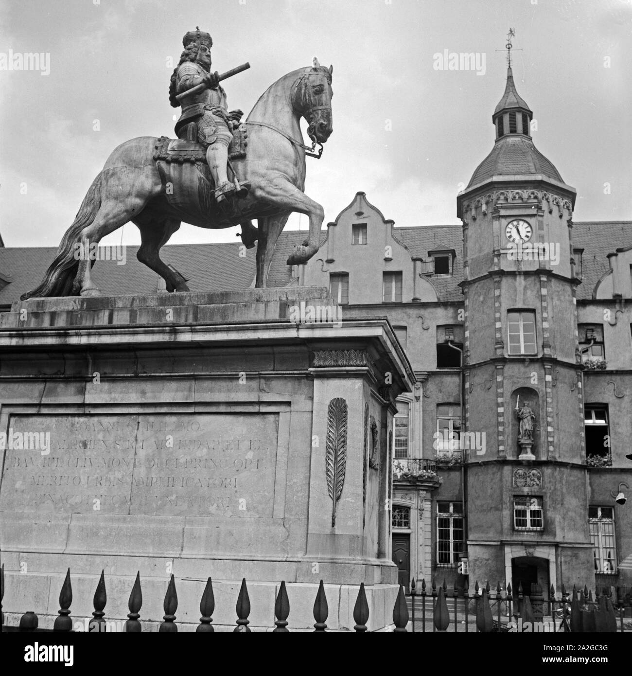 Old house on market Black and White Stock Photos & Images - Alamy