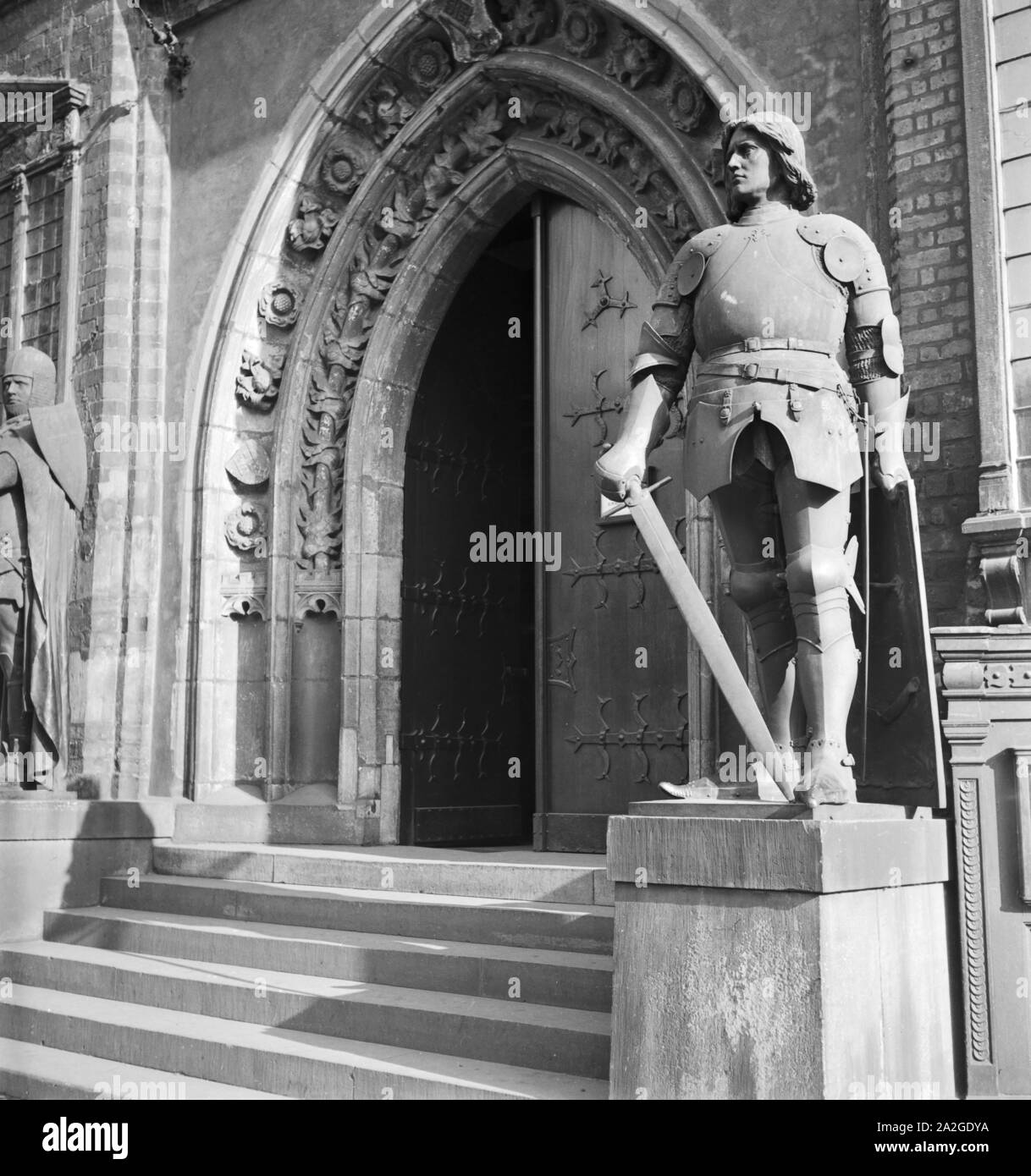 Statues of the third reich hi-res stock photography and images - Alamy