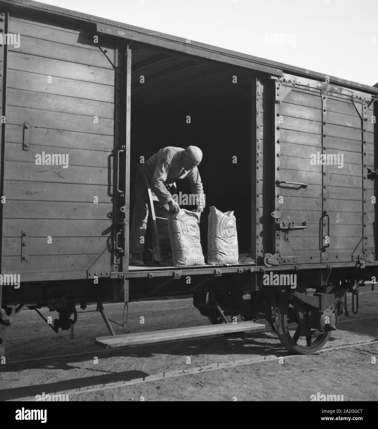 Construction site work day on Black and White Stock Photos & Images - Alamy