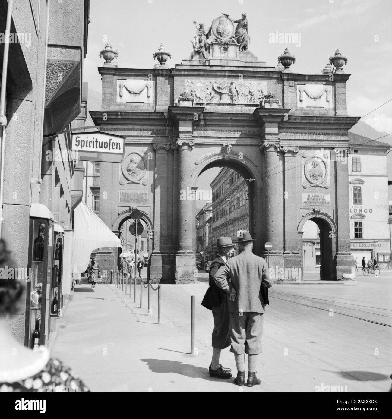 Triumph gate innsbruck Black and White Stock Photos & Images - Alamy