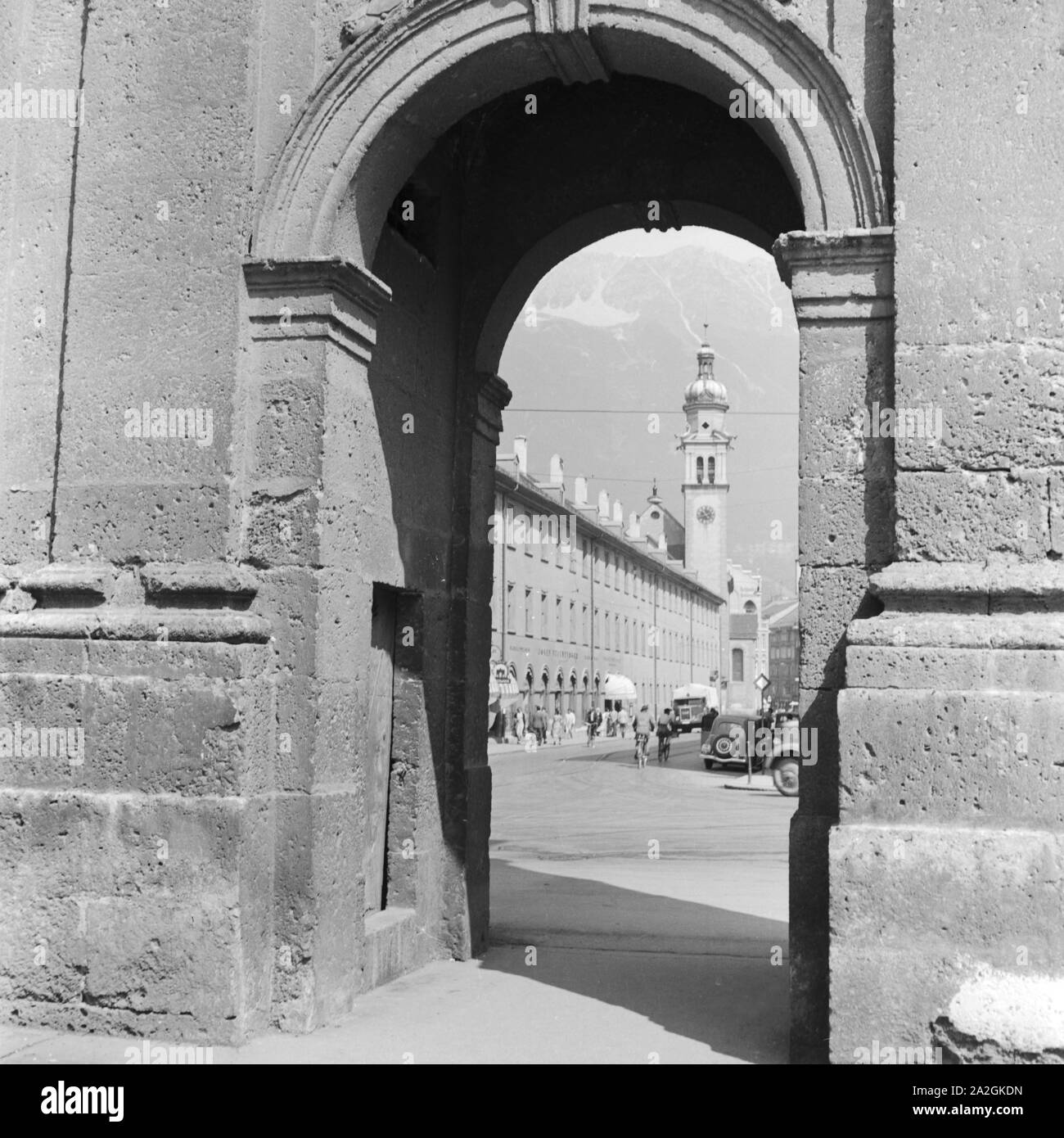 Triumph gate innsbruck Black and White Stock Photos & Images - Alamy