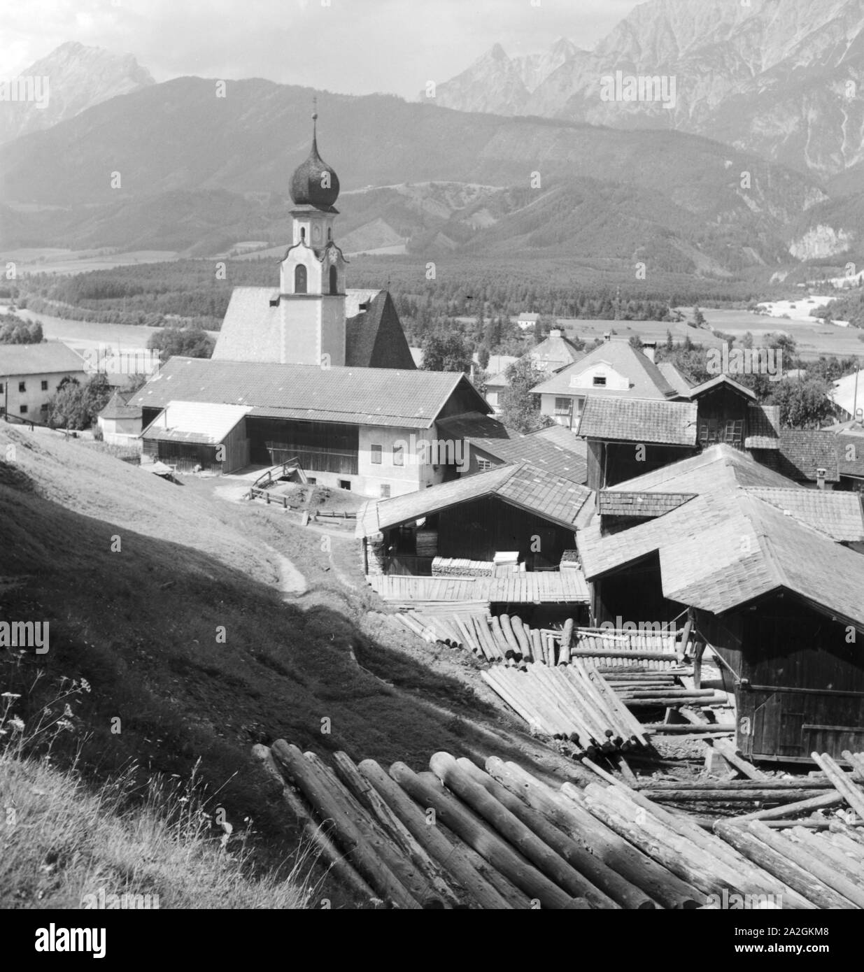 Ein Ausflug nach Pill in Tirol, Deutsches Reich 1930er Jahre. A trip to ...