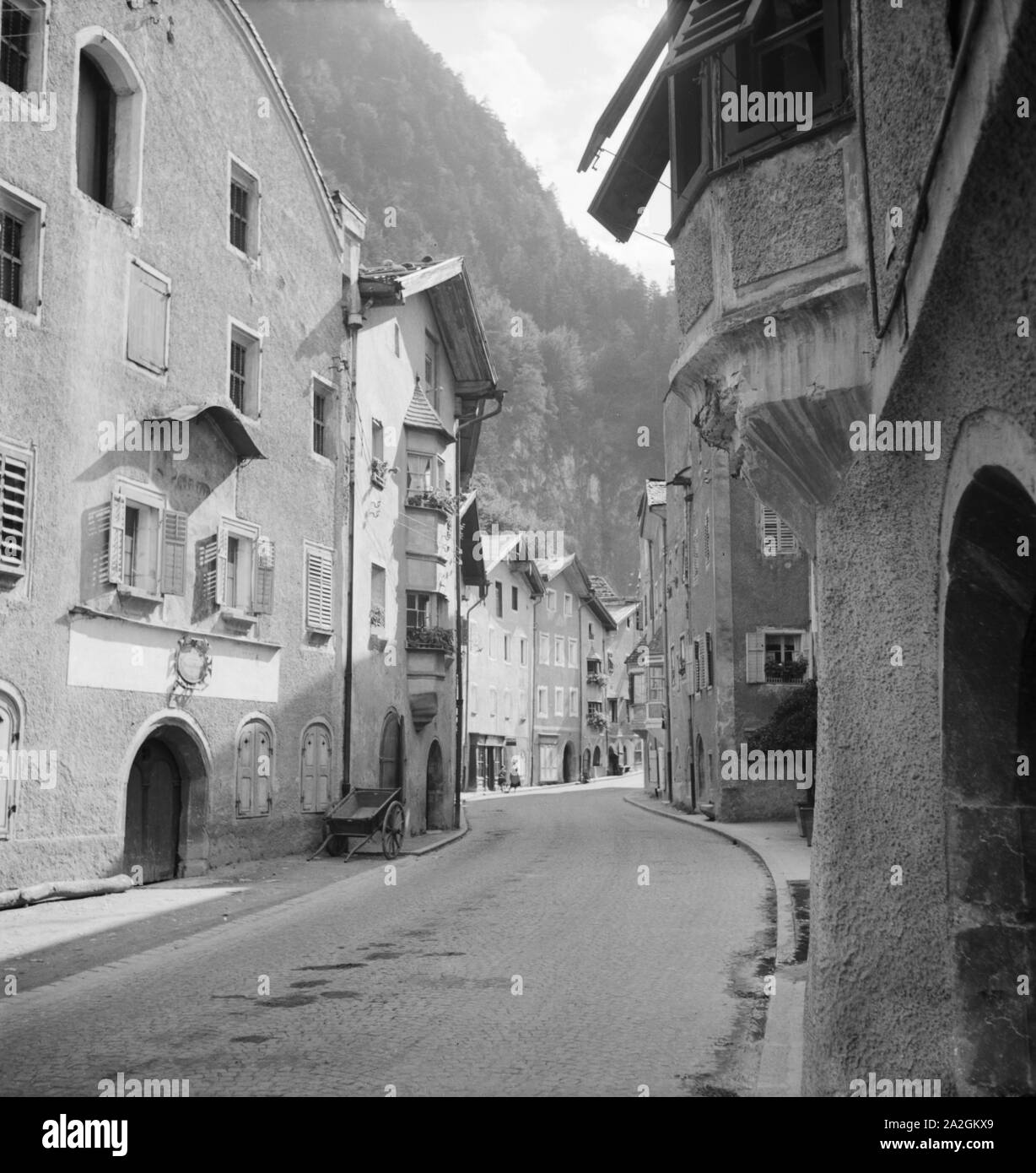 Ein Ausflug nach Rattenberg in Tirol, Deutsches Reich 1930er Jahre. A ...