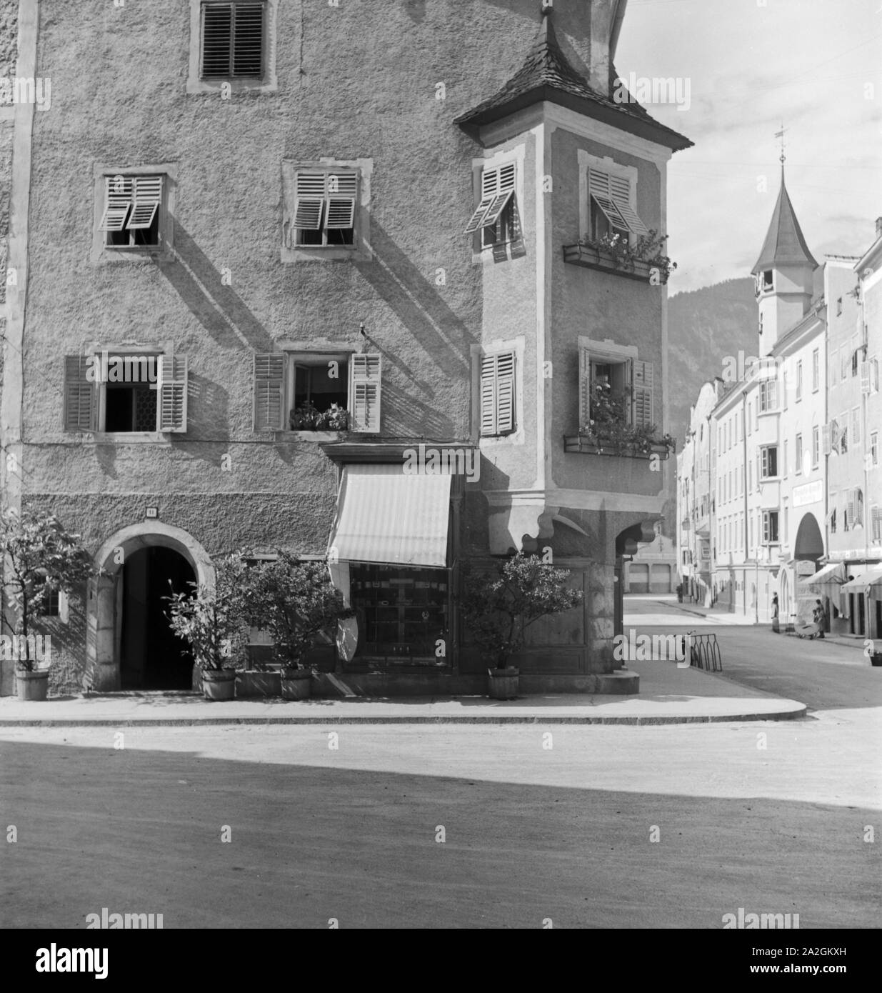 Ein Ausflug nach Rattenberg in Tirol, Deutsches Reich 1930er Jahre. A ...