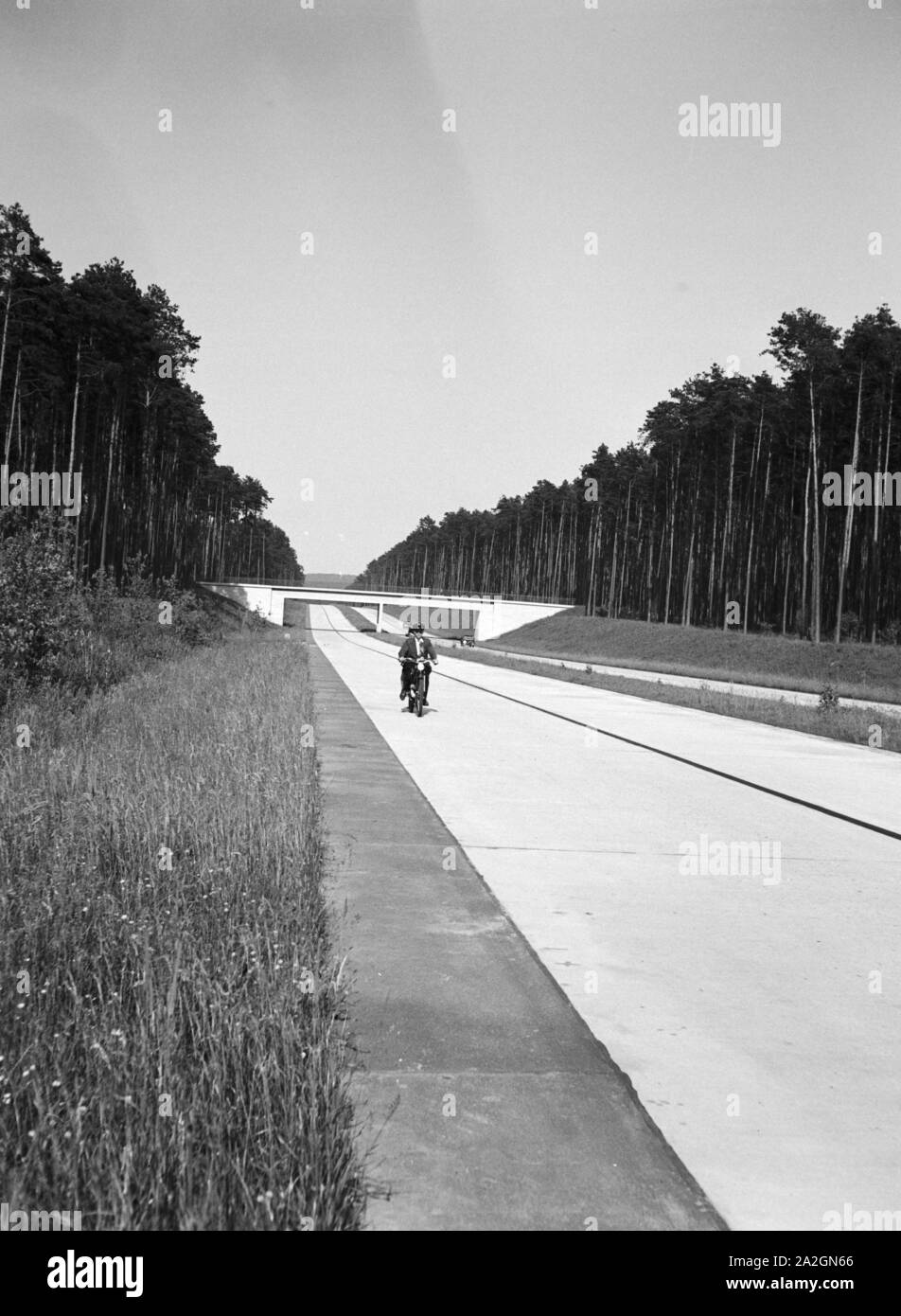 Deutschland 1930er jahre the reichsautobahn highway hi-res stock ...