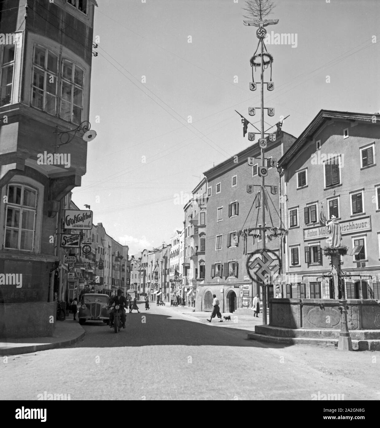 Deutschland 1930er jahre typcial street scene of small german town hi ...