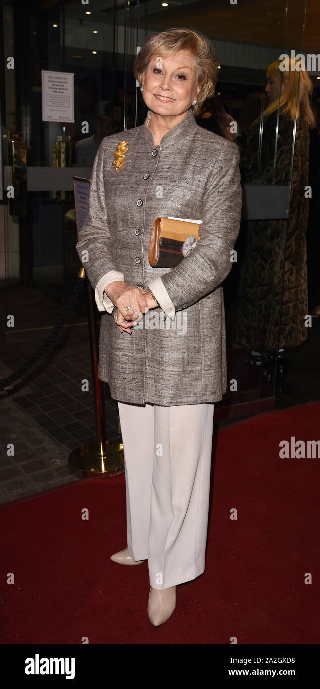 Angela Rippon The High Resolution Stock Photography and Images - Alamy