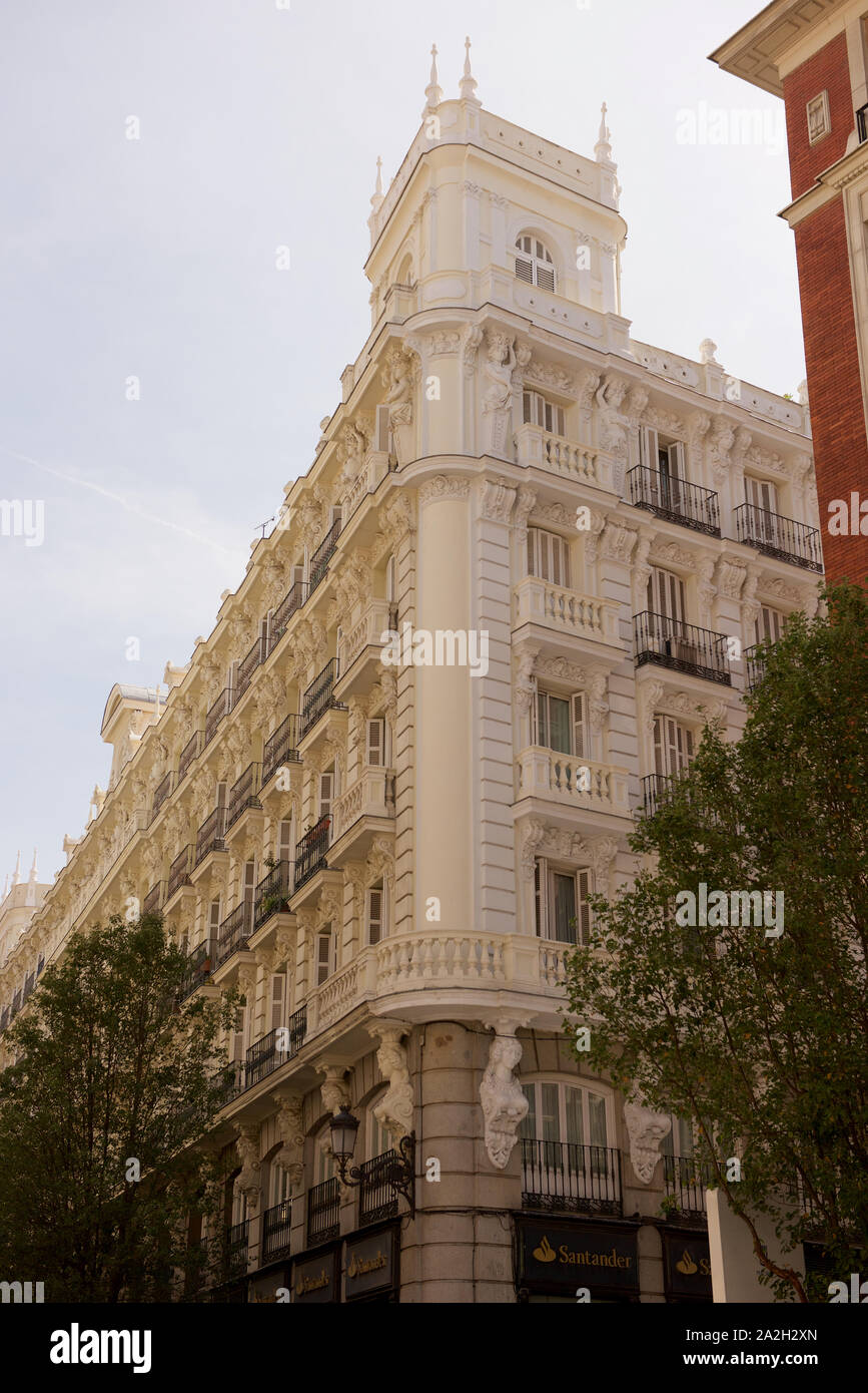 Madrid sunshine hi-res stock photography and images - Alamy
