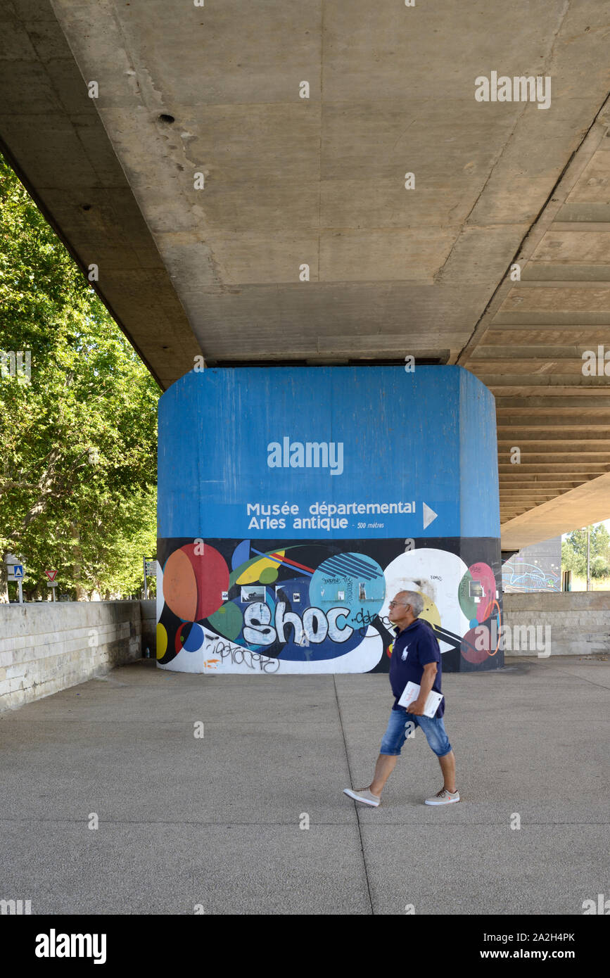 Museum direction sign hi-res stock photography and images - Alamy