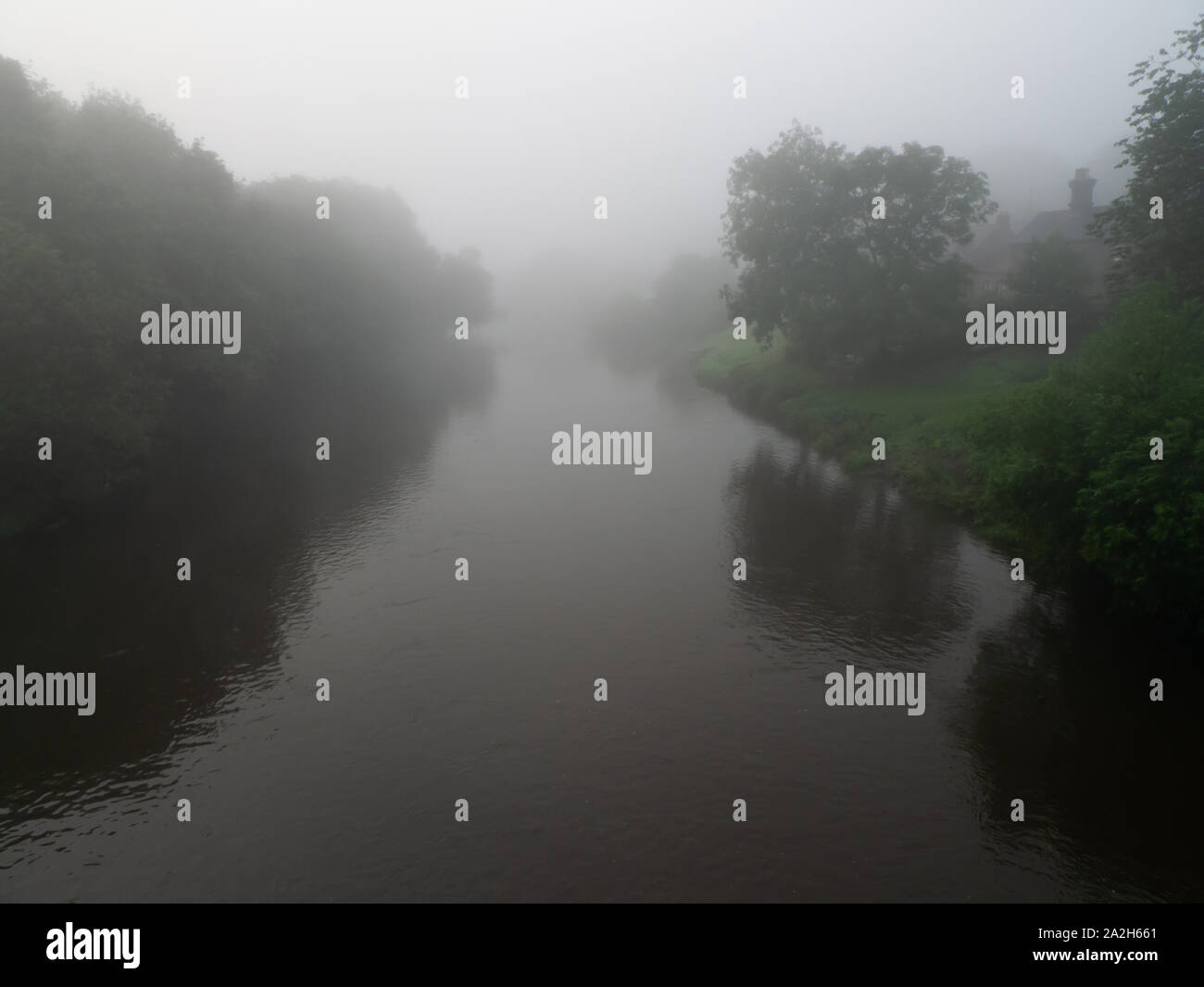 Early morning misty canal boat hi-res stock photography and images - Alamy