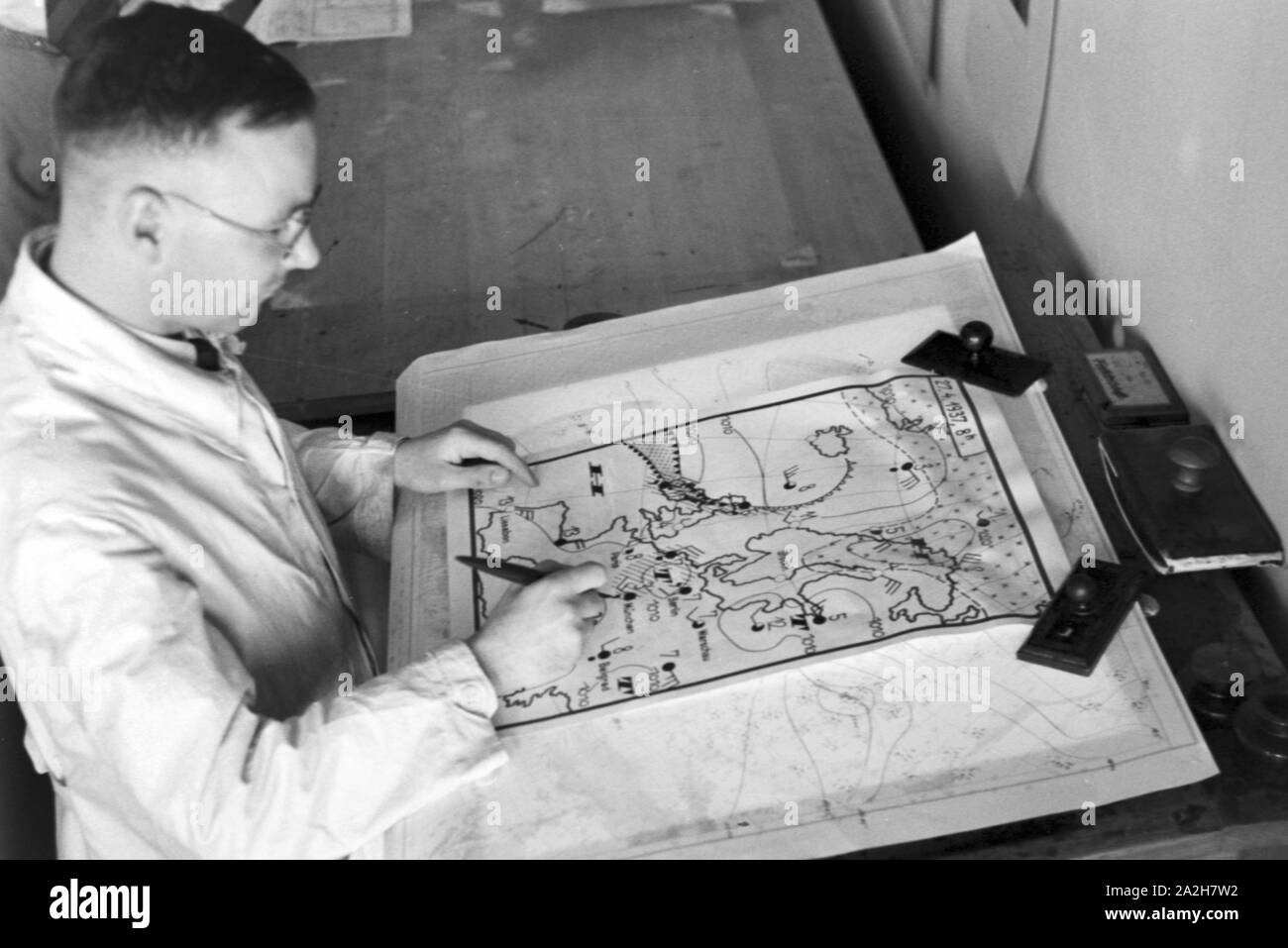 Weather monitor Black and White Stock Photos & Images - Alamy