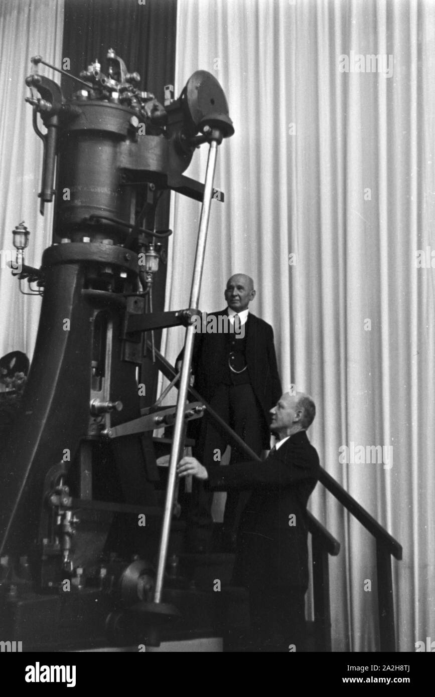 1930s Speaker High Resolution Stock Photography and Images - Alamy