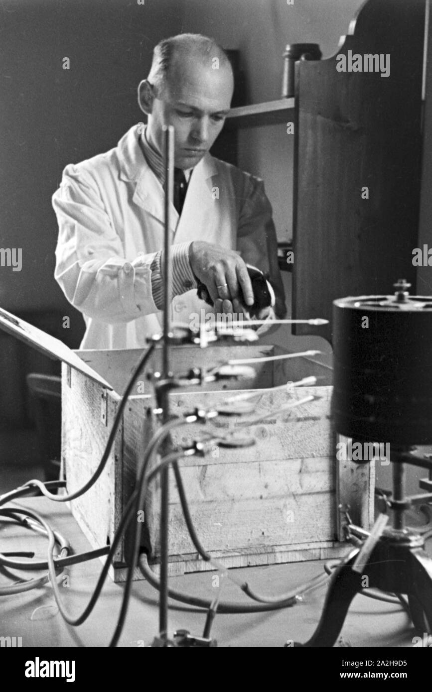 Psychology experiment hi-res stock photography and images - Alamy