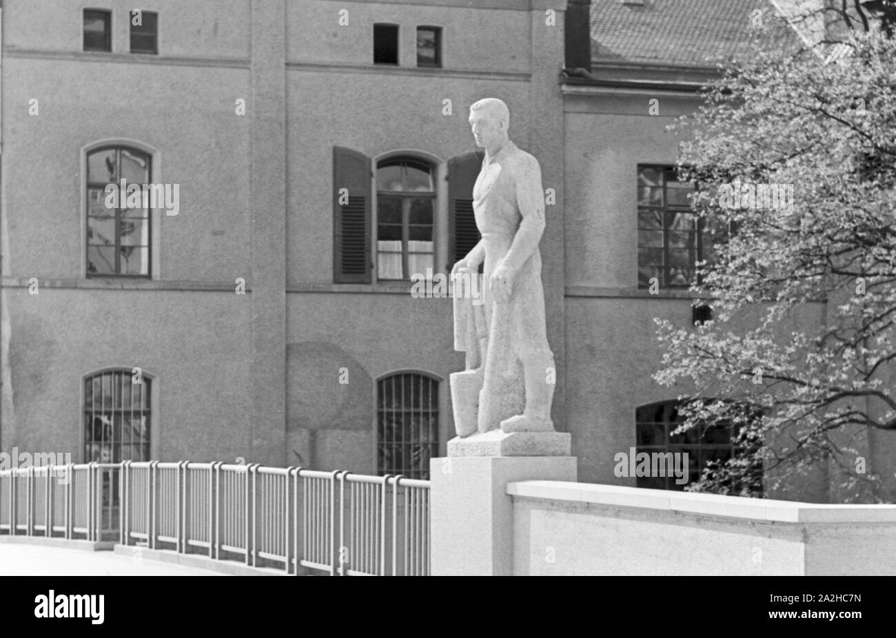 Statues of the third reich hi-res stock photography and images - Alamy