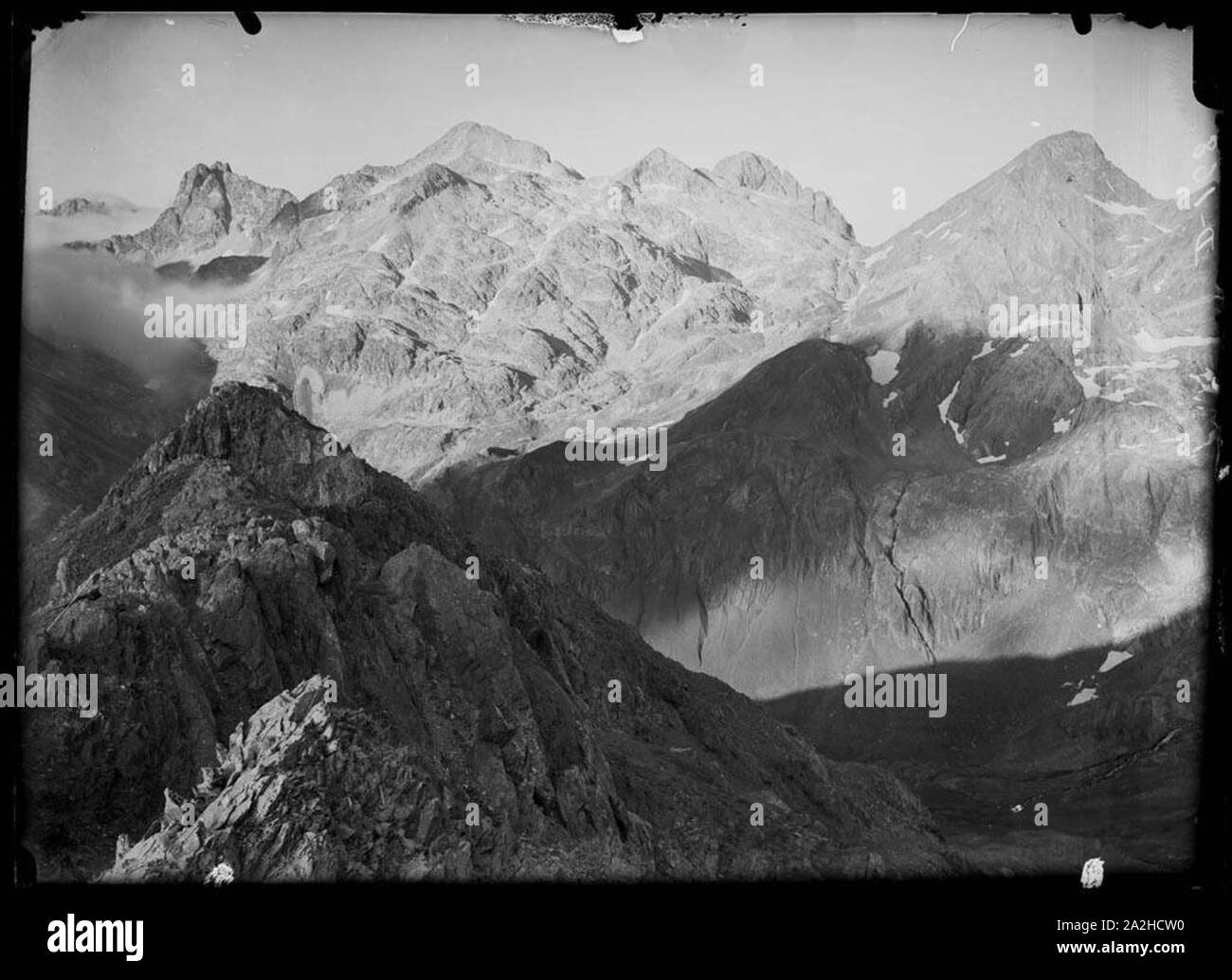 Els pics de Bachimaña i el port de la Peña Stock Photo - Alamy