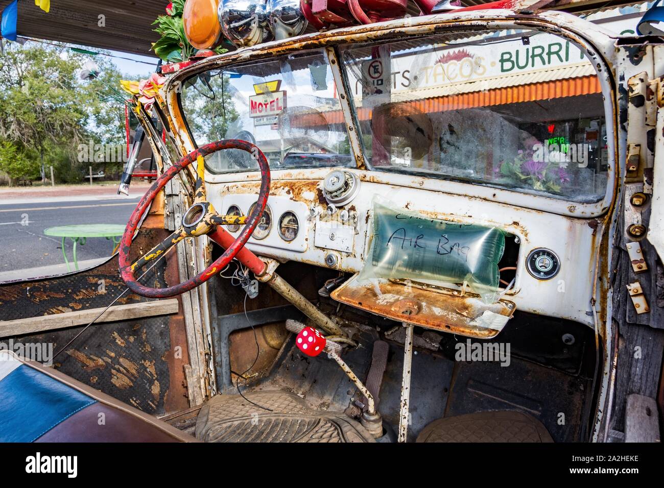 Car on route 66 hi-res stock photography and images - Alamy