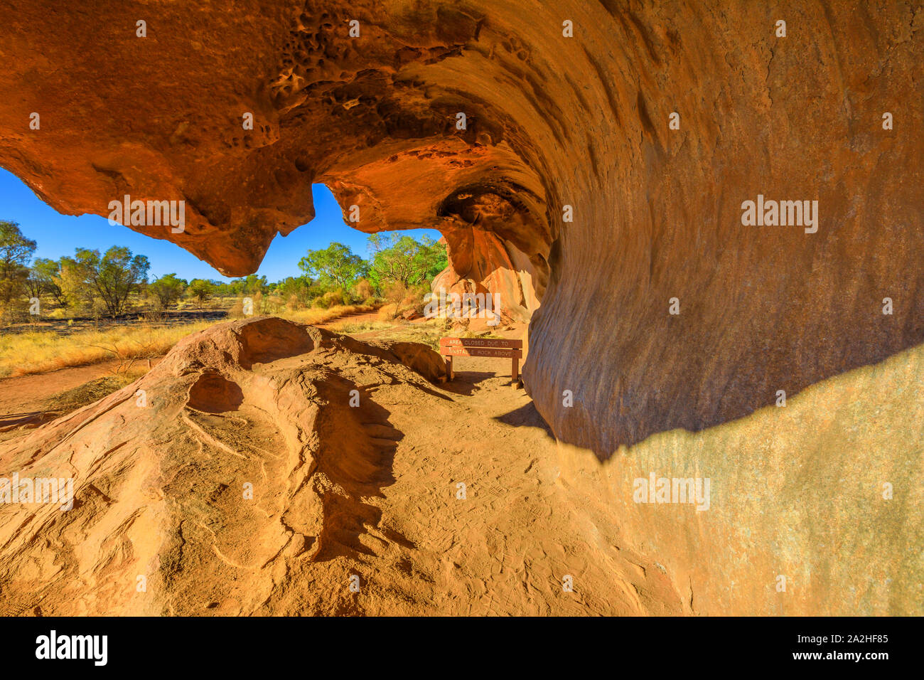 Mala base hi-res stock photography and images - Alamy