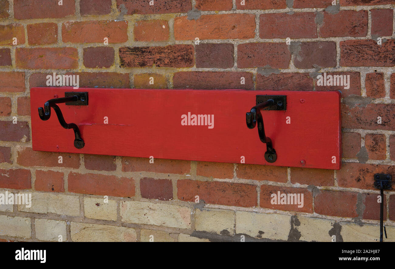 Bucket bracket hi-res stock photography and images - Alamy