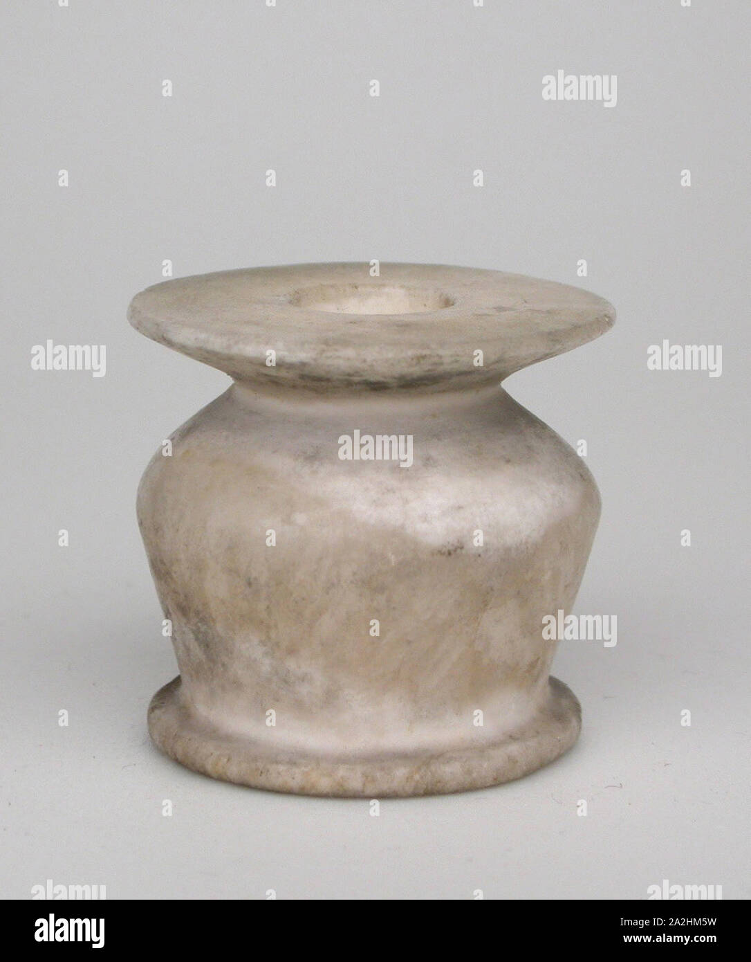 Alabaster jar egypt hi-res stock photography and images - Alamy