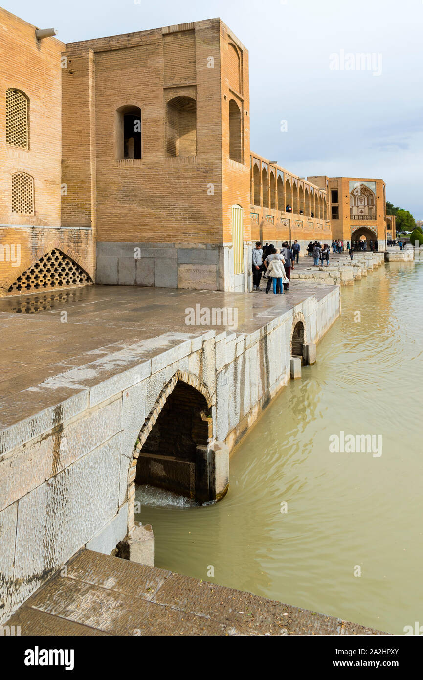 Zayanderud river isfahan hi-res stock photography and images - Alamy