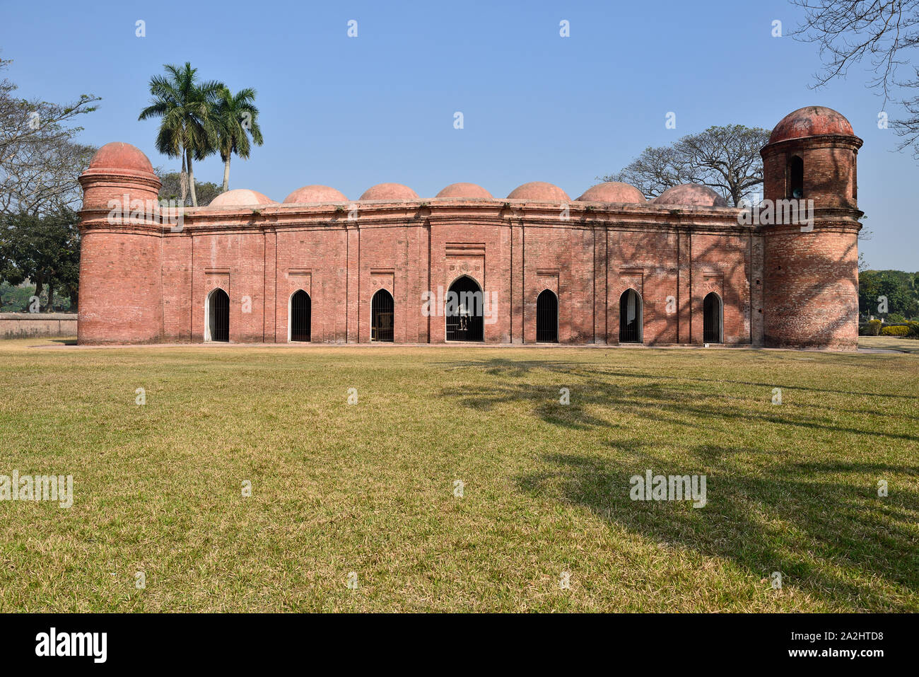 The Mosque City of Bagerhat is a UNESCO World Heritage Site, Sixty Dome ...