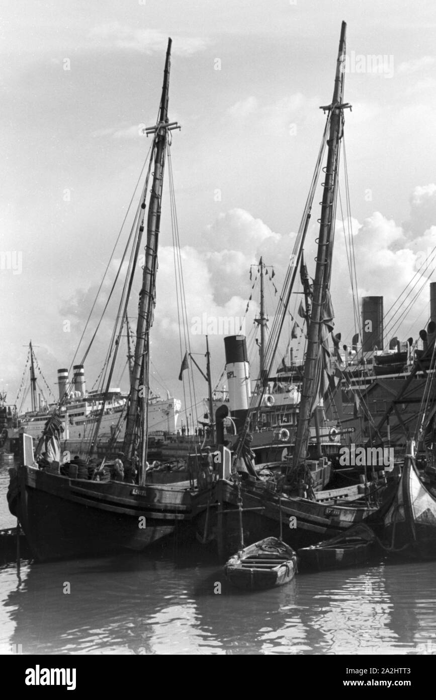 1930s freighter hi-res stock photography and images - Alamy