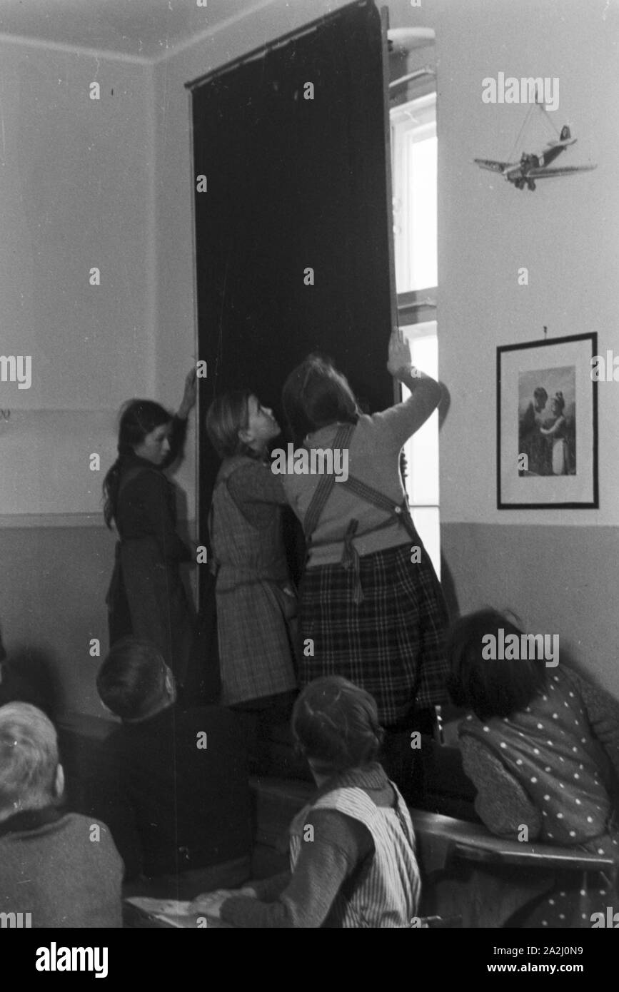 Rural child 1930s hi-res stock photography and images - Alamy