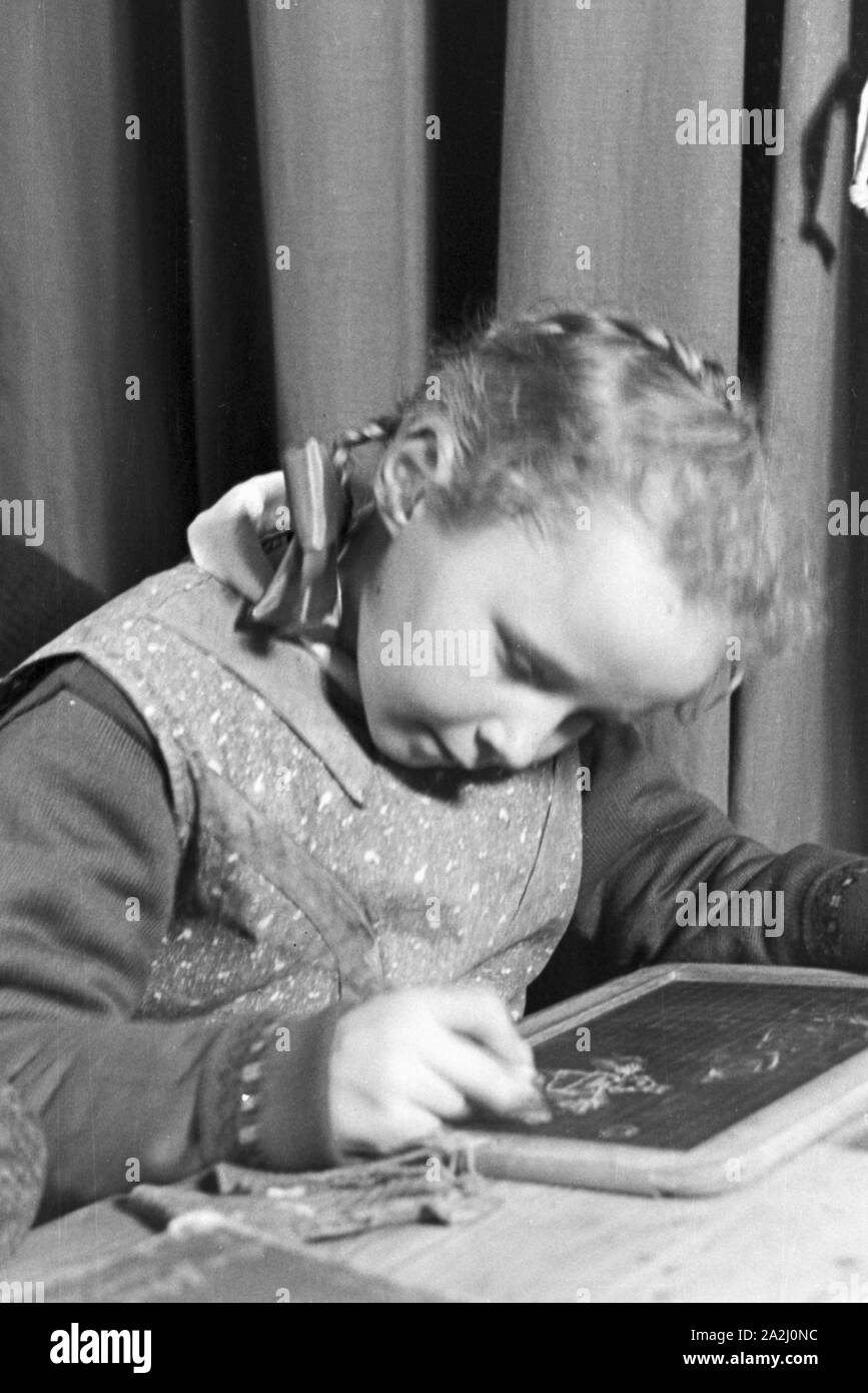 School blackboard 1930s hi-res stock photography and images - Alamy