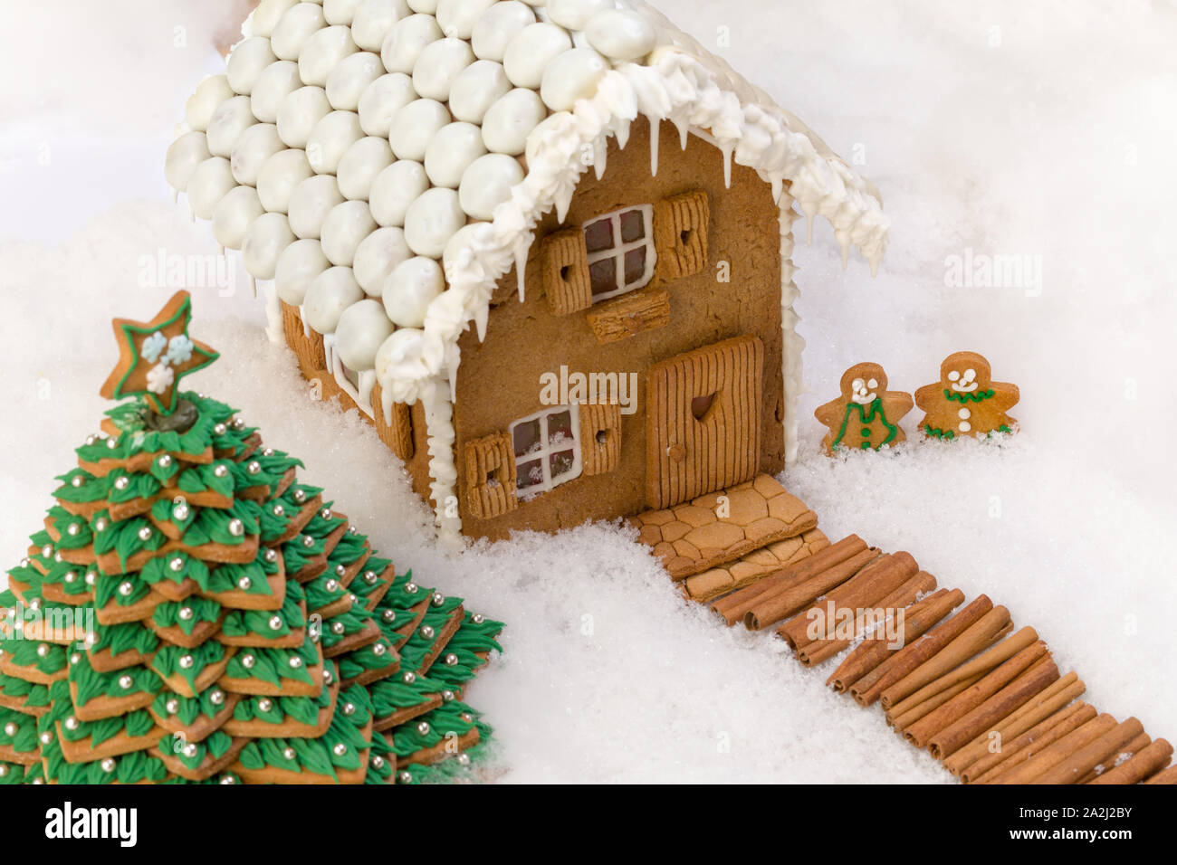 Gingerbread man in candy tree hi-res stock photography and images - Alamy