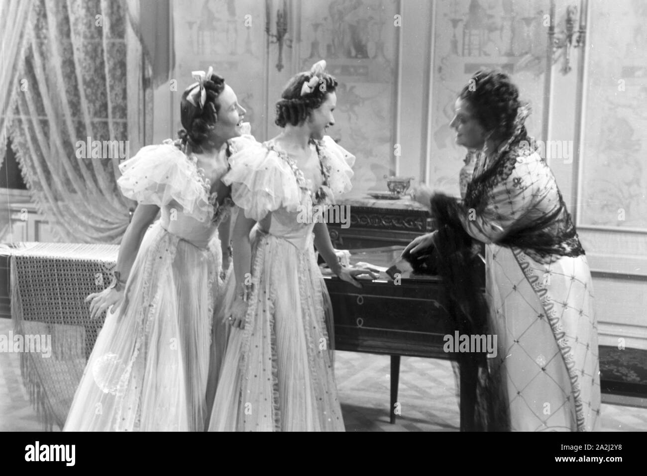 Die Geschwister Hedi und Margot Höpfner, Deutschland 1930er Jahre ...