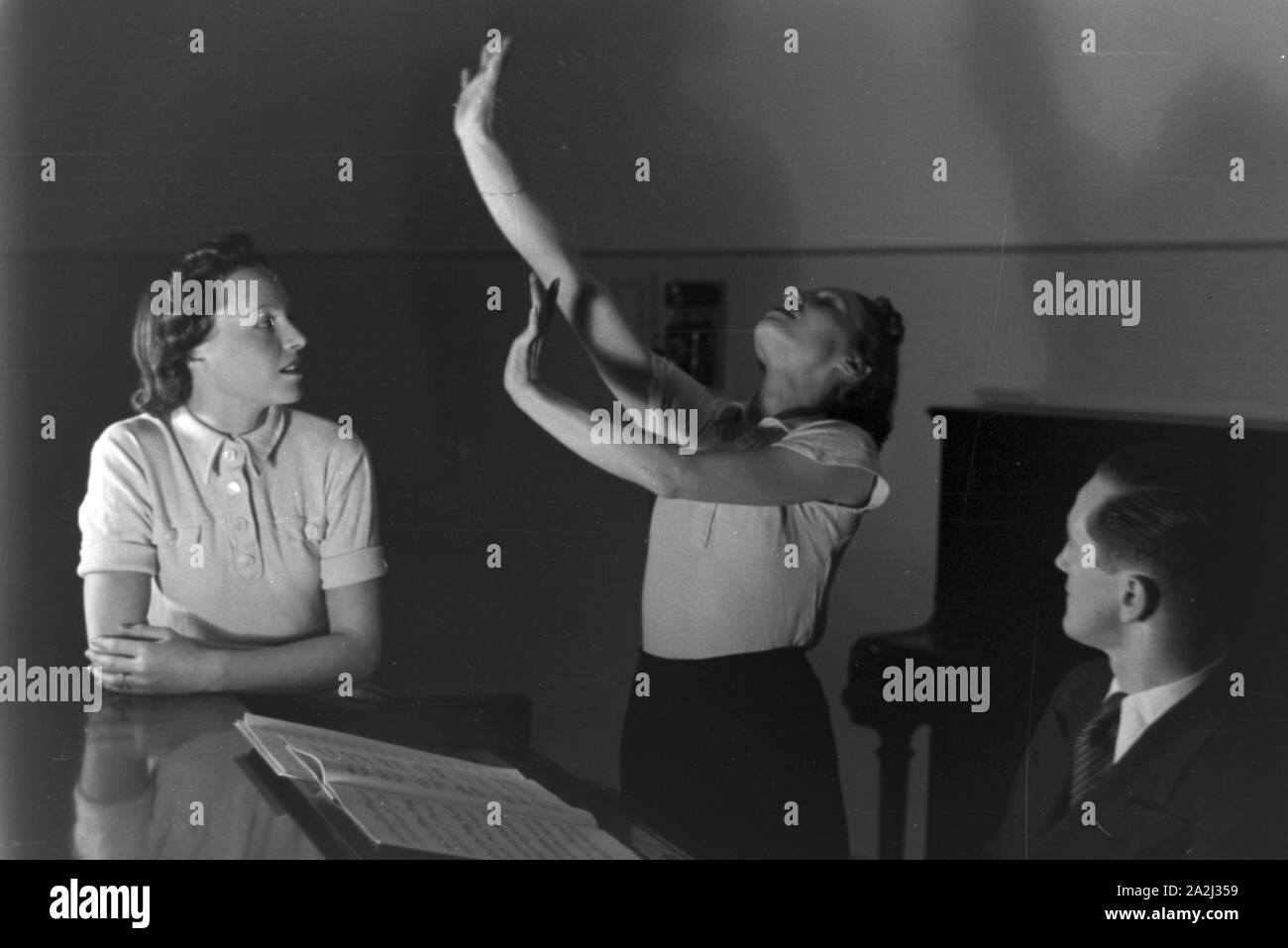 Die Geschwister Hedi und Margot Höpfner, Deutschland 1930er Jahre ...