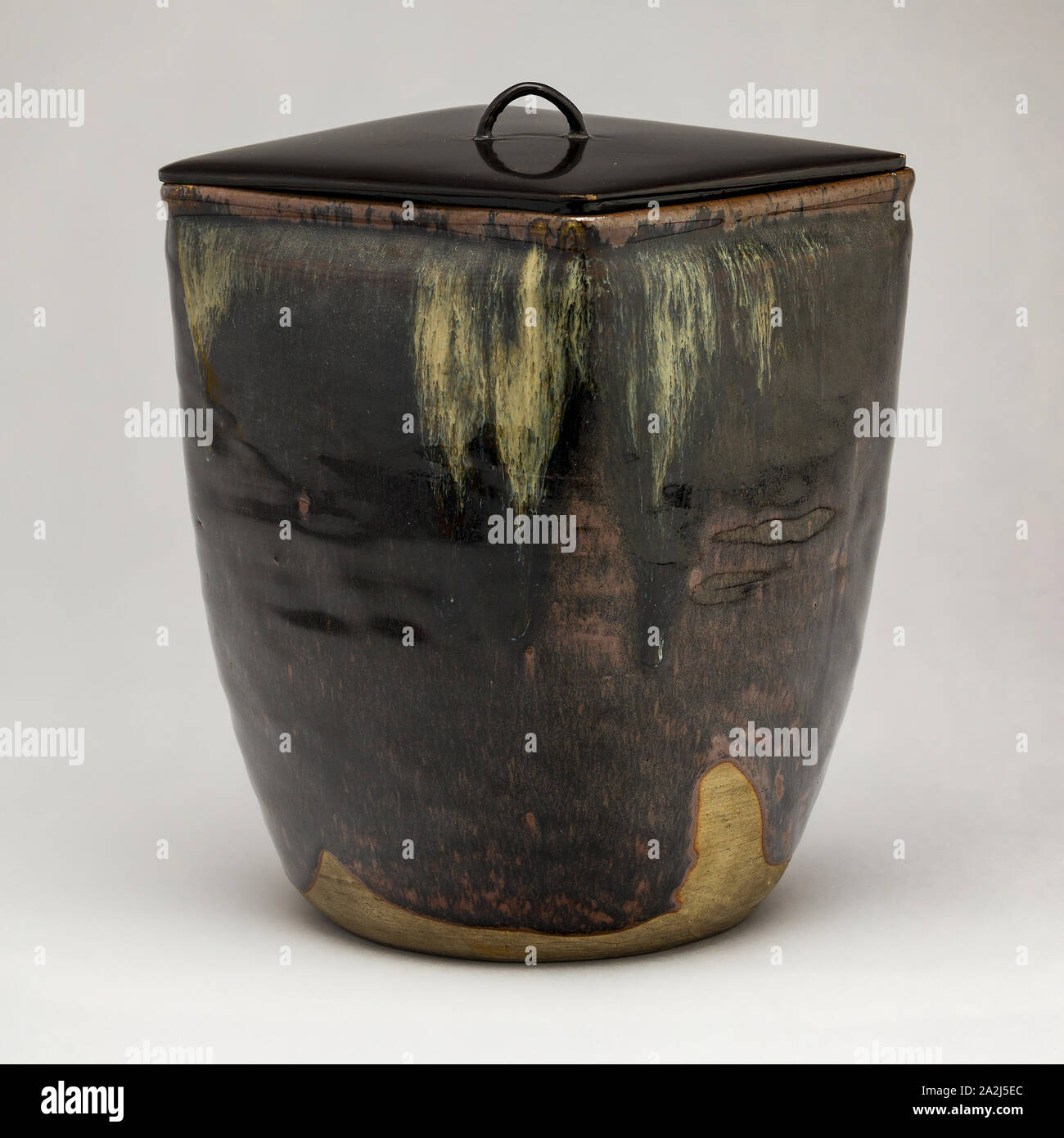 Takatori-Ware Water Jar (Mizusashi), 19th century, Japanese, active ...