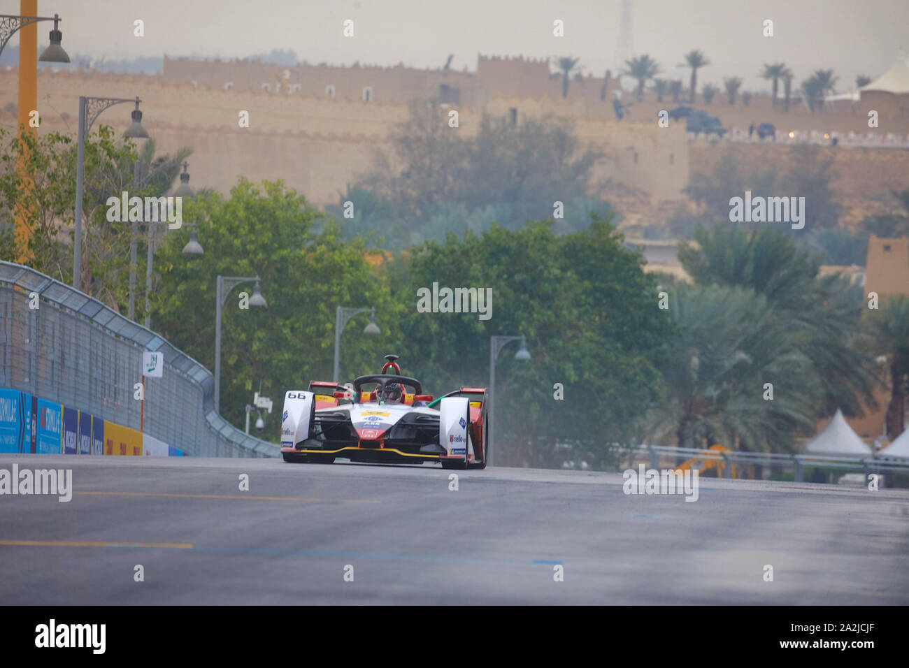 Arabia arab car hi-res stock photography and images - Alamy