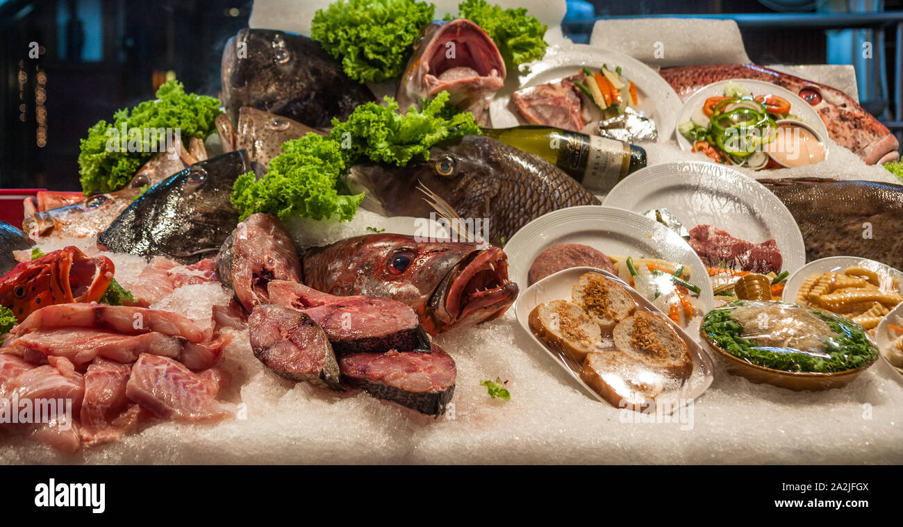 Display of fresh fish hi-res stock photography and images - Alamy