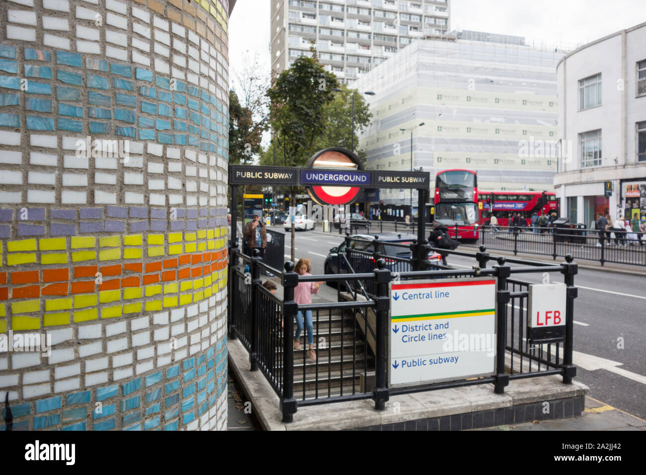 London notting hill gate station hi-res stock photography and images ...