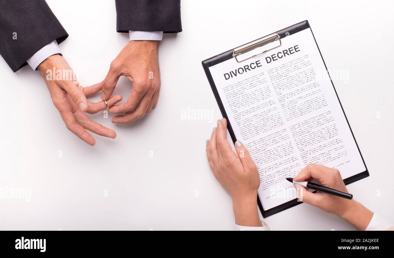 Divorce decree hi-res stock photography and images - Alamy