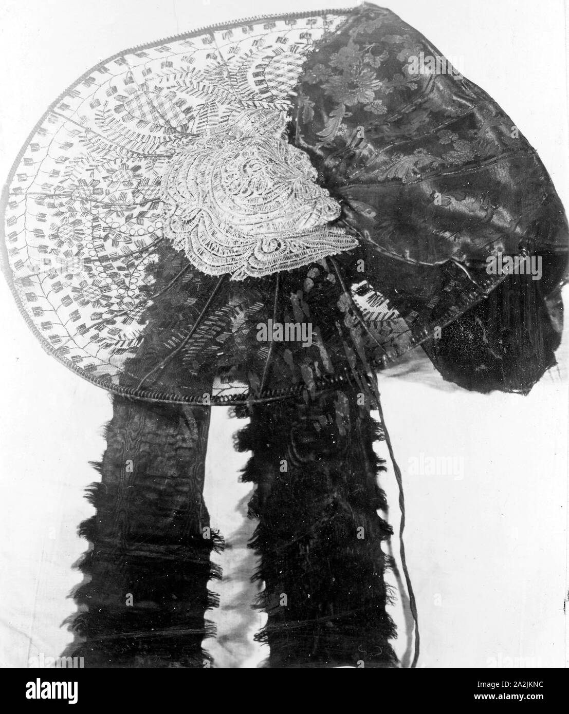 Beaded head band hi-res stock photography and images - Alamy