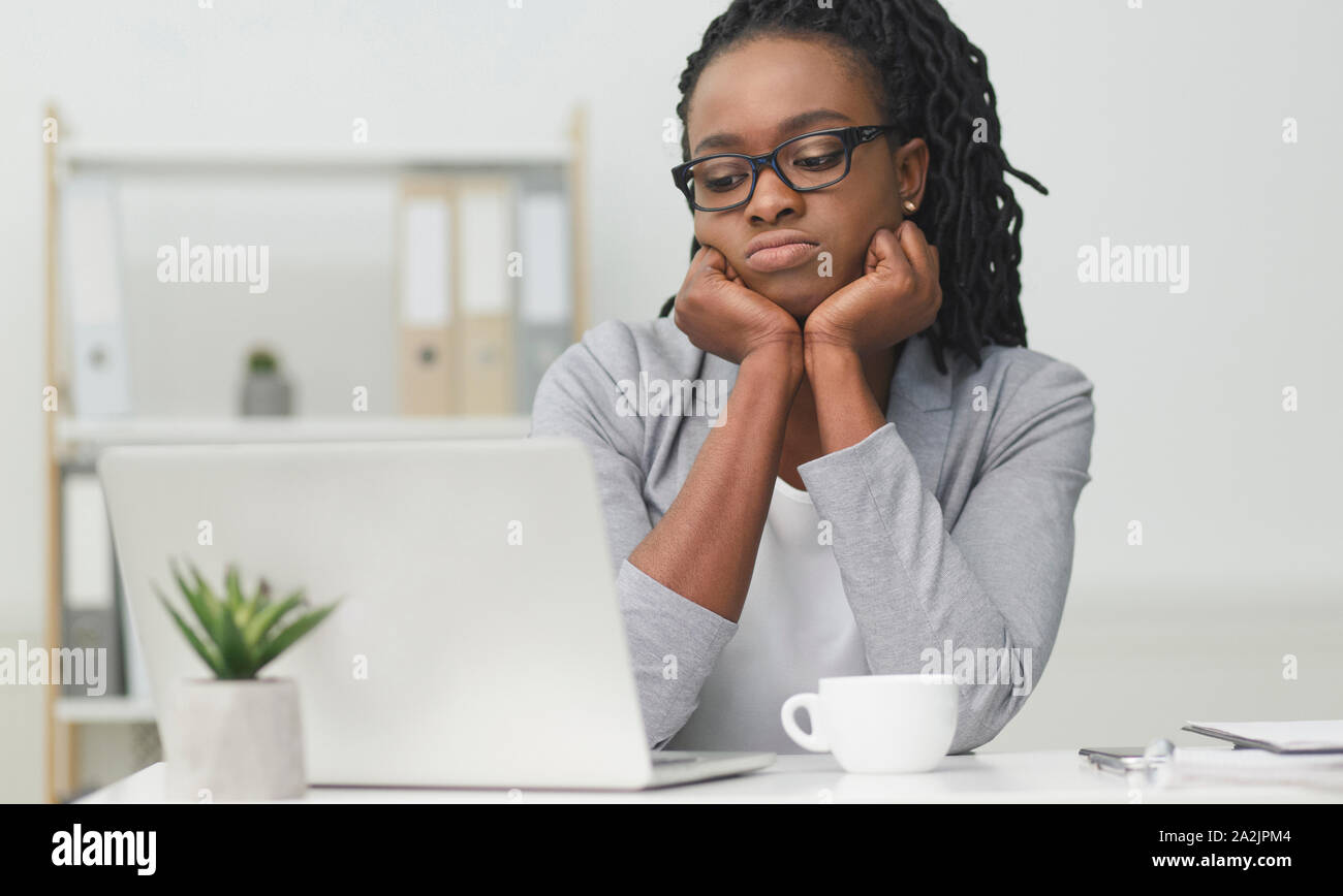 Office secretary sad hi-res stock photography and images - Alamy