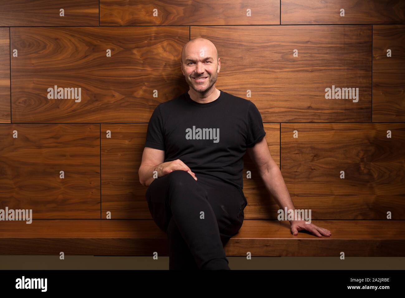 Relaxed editorial portrait of presenter and TV chef Simon Rimmer Stock ...