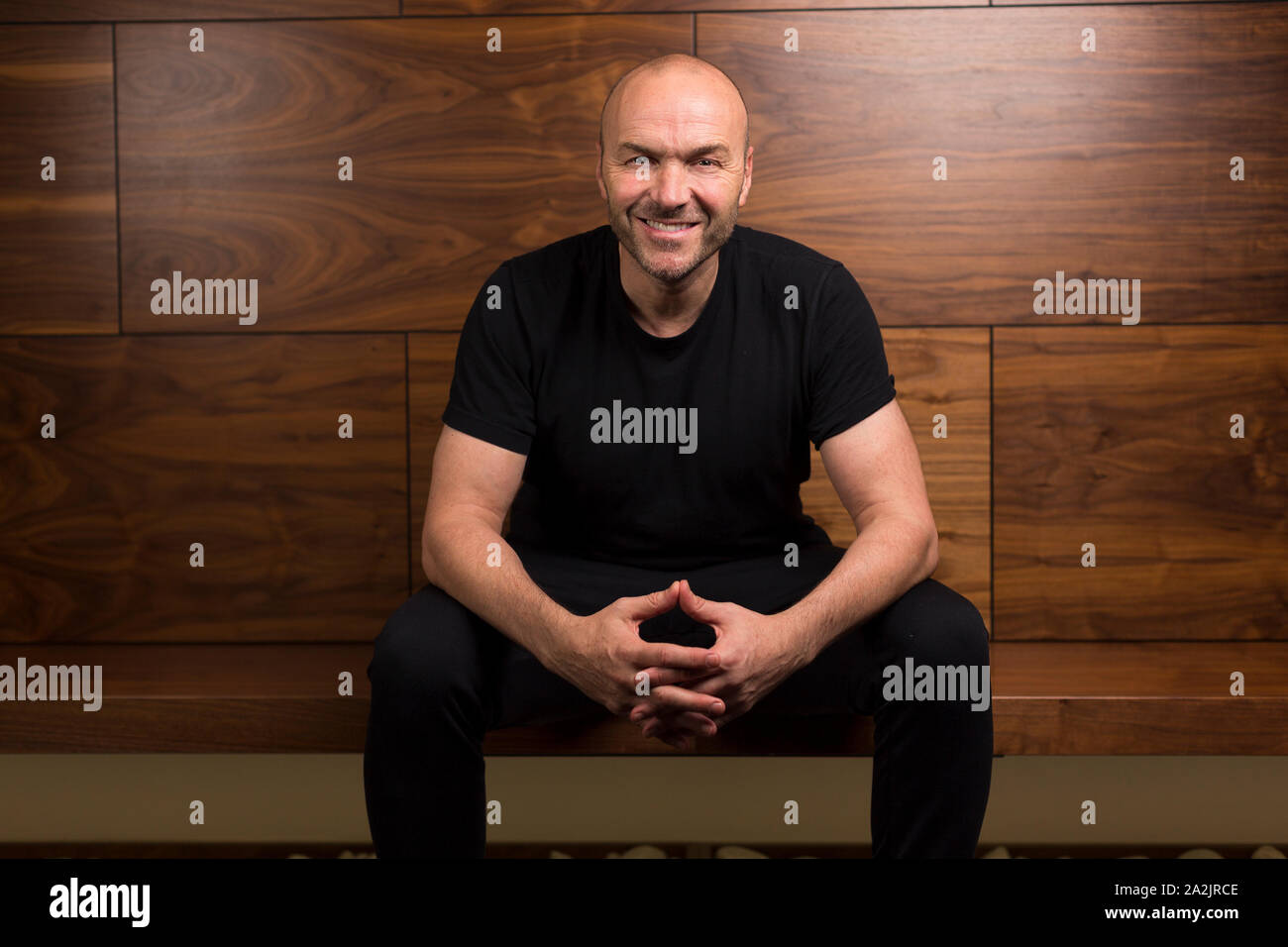 Relaxed editorial portrait of presenter and TV chef Simon Rimmer Stock ...