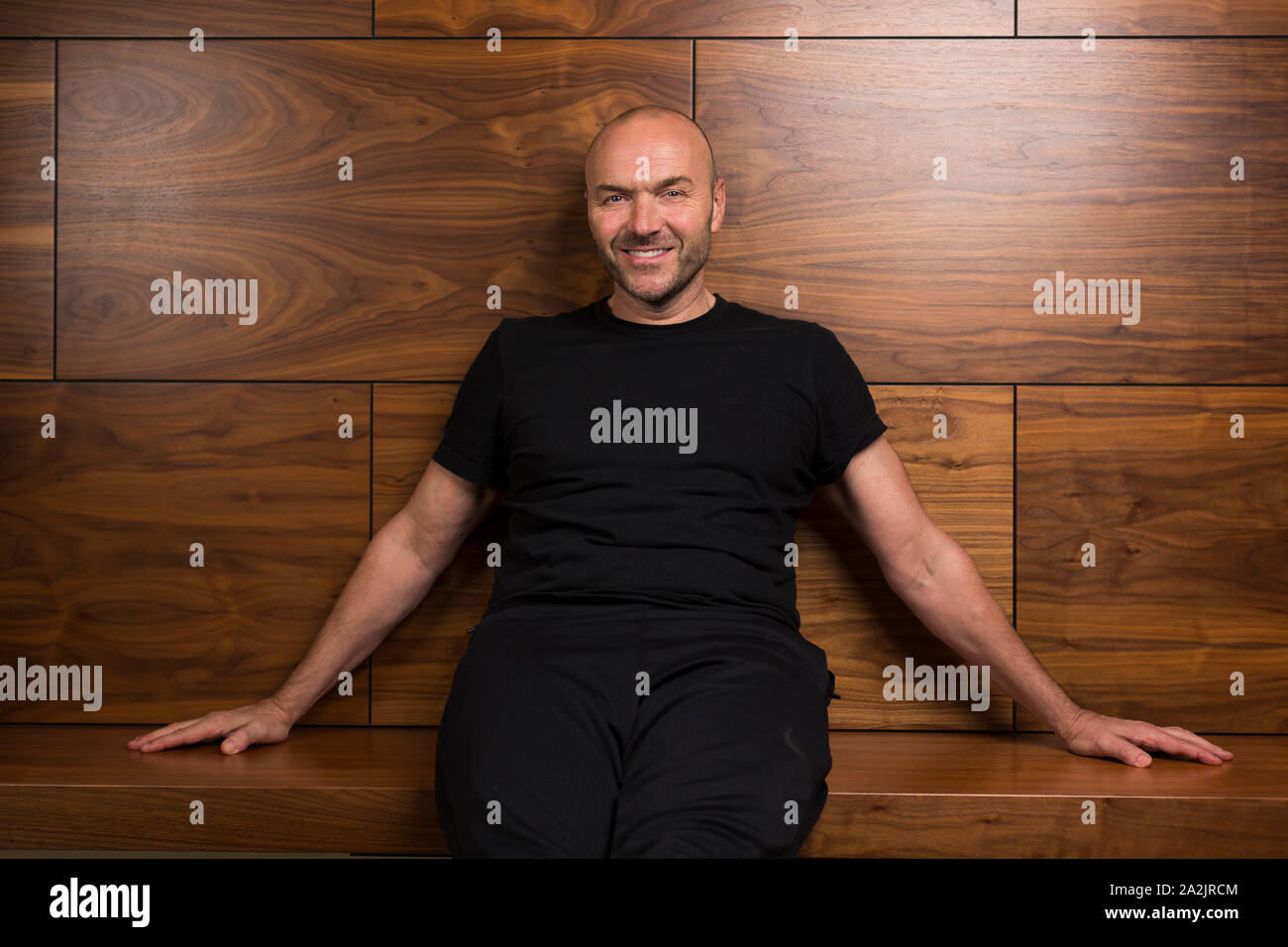 Relaxed editorial portrait of presenter and TV chef Simon Rimmer Stock ...