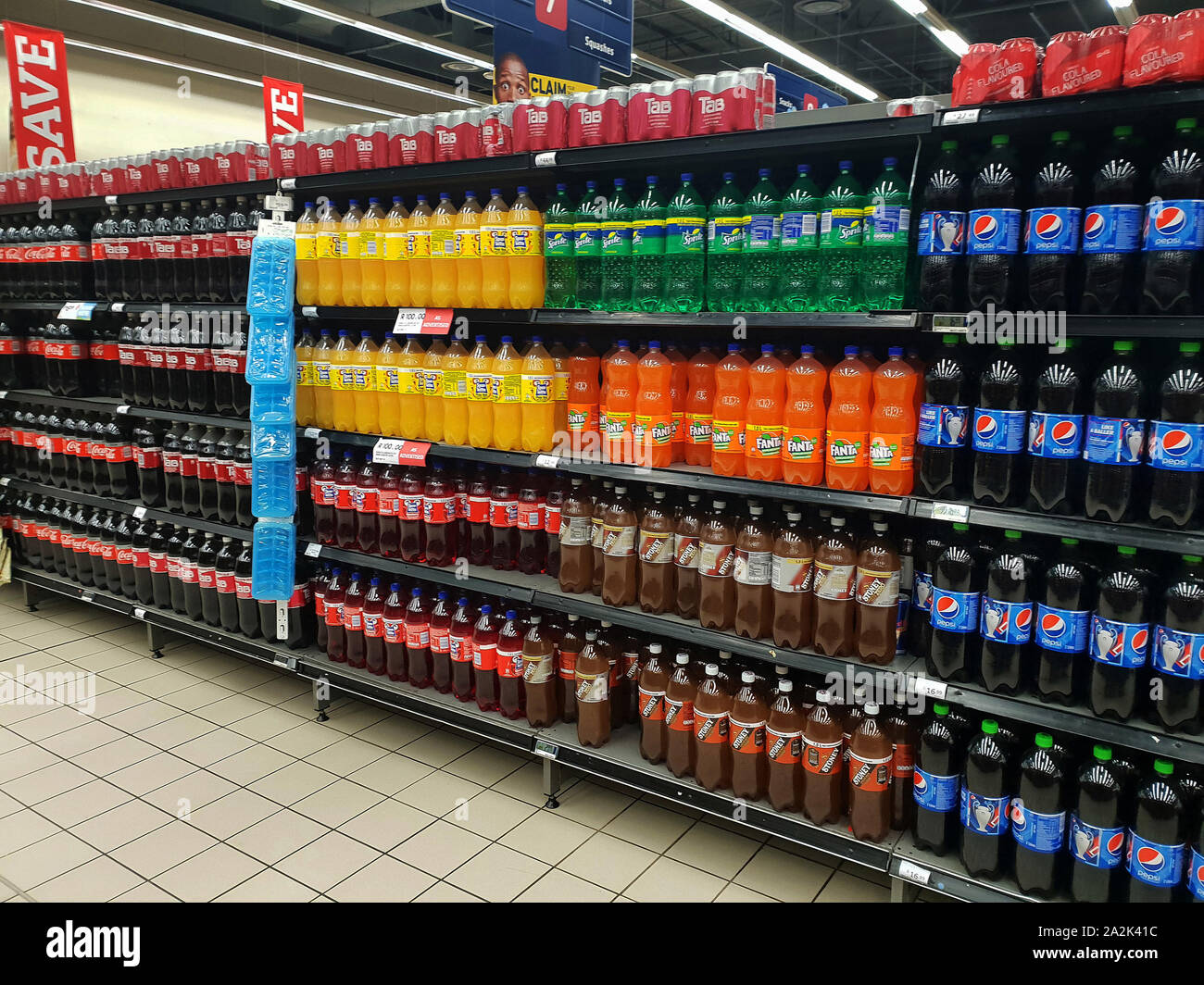 Soda cans display hi-res stock photography and images - Alamy