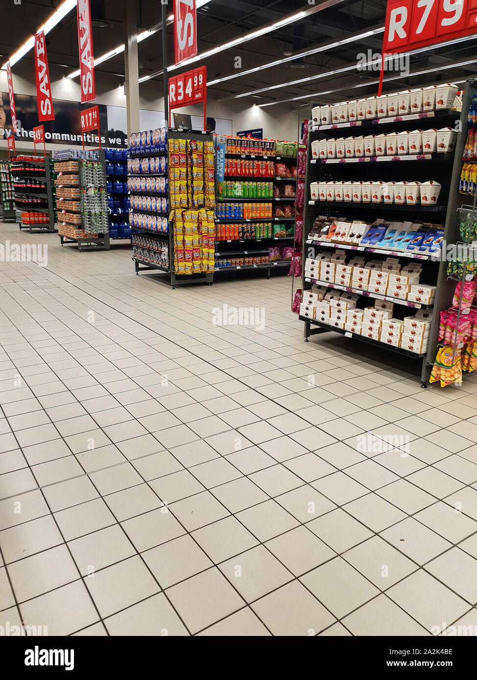 Aisles shopping stores inside shelves hi-res stock photography and ...