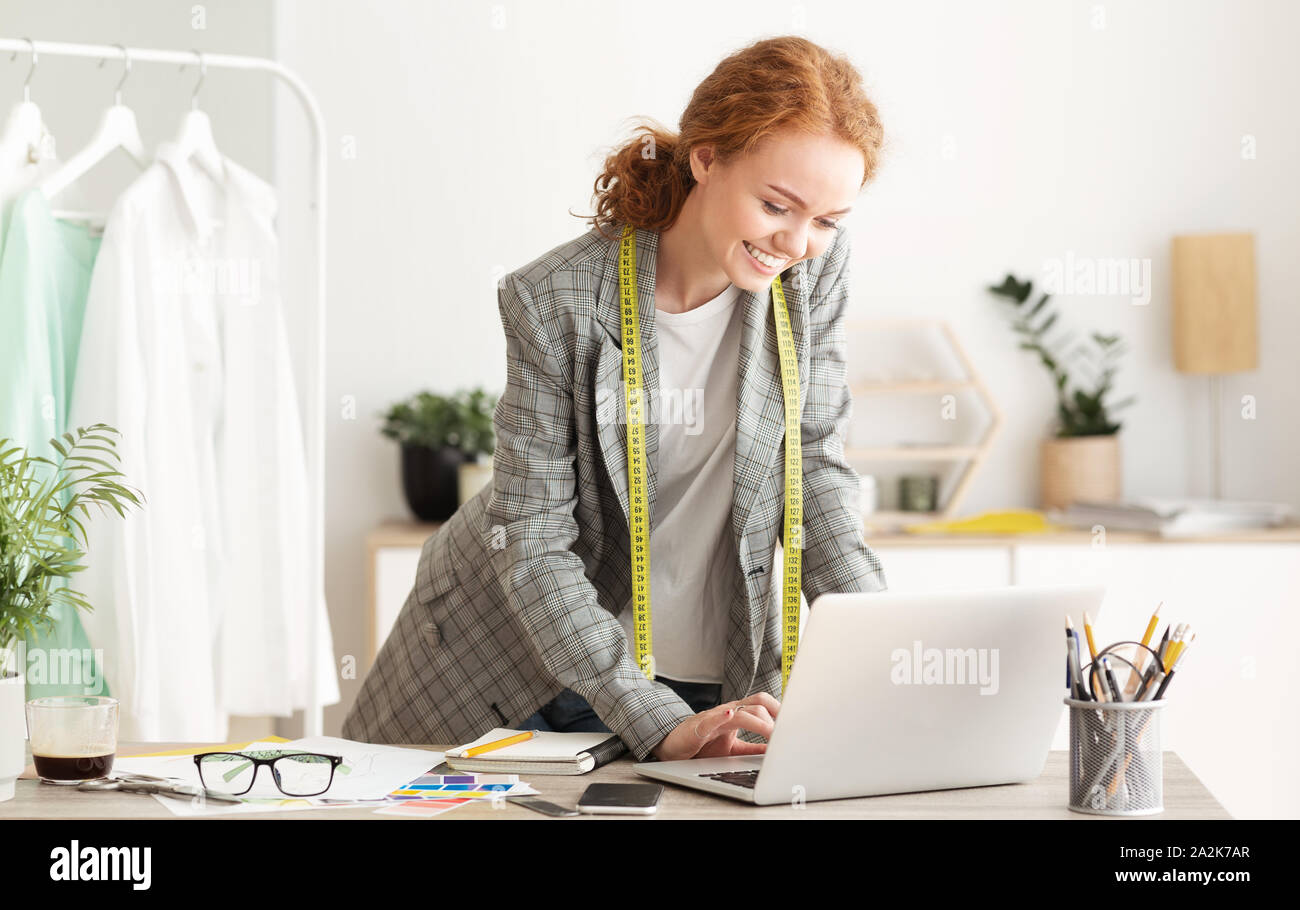 Happy e mail hi-res stock photography and images - Alamy