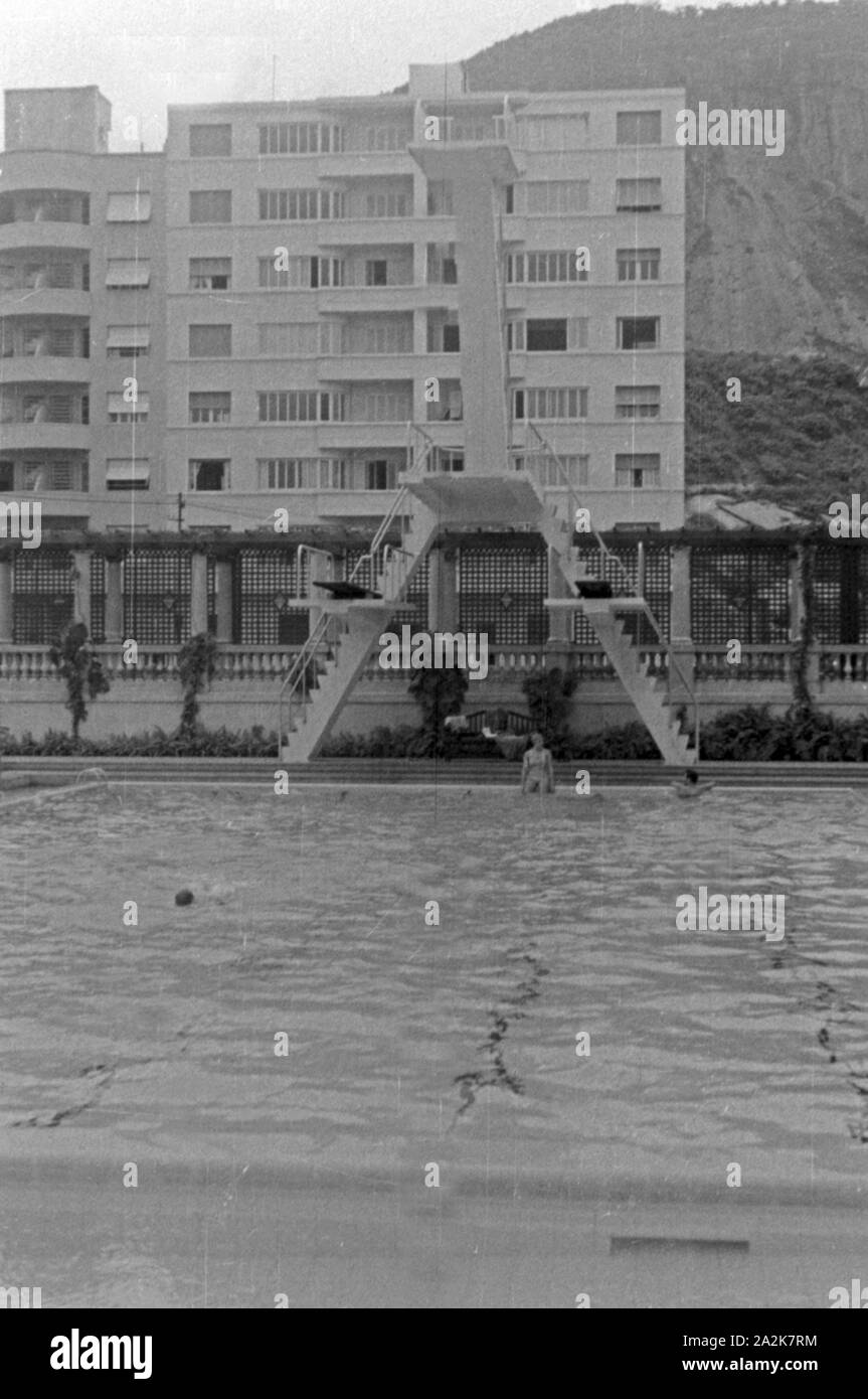 1930s hotel swimming pool hi-res stock photography and images - Alamy